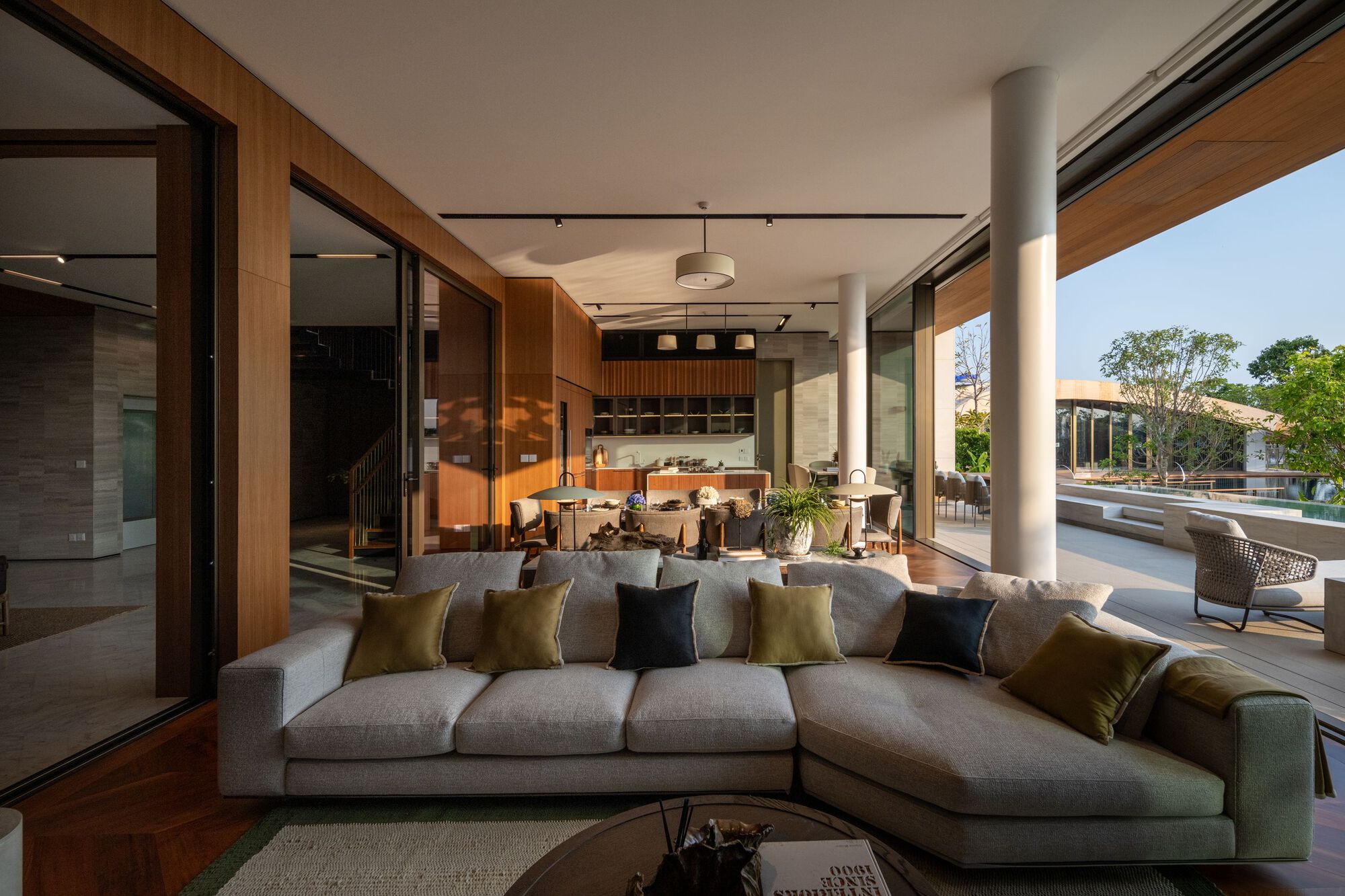 Galeria de Complexo Residencial The Forestias Six Senses / Foster ...