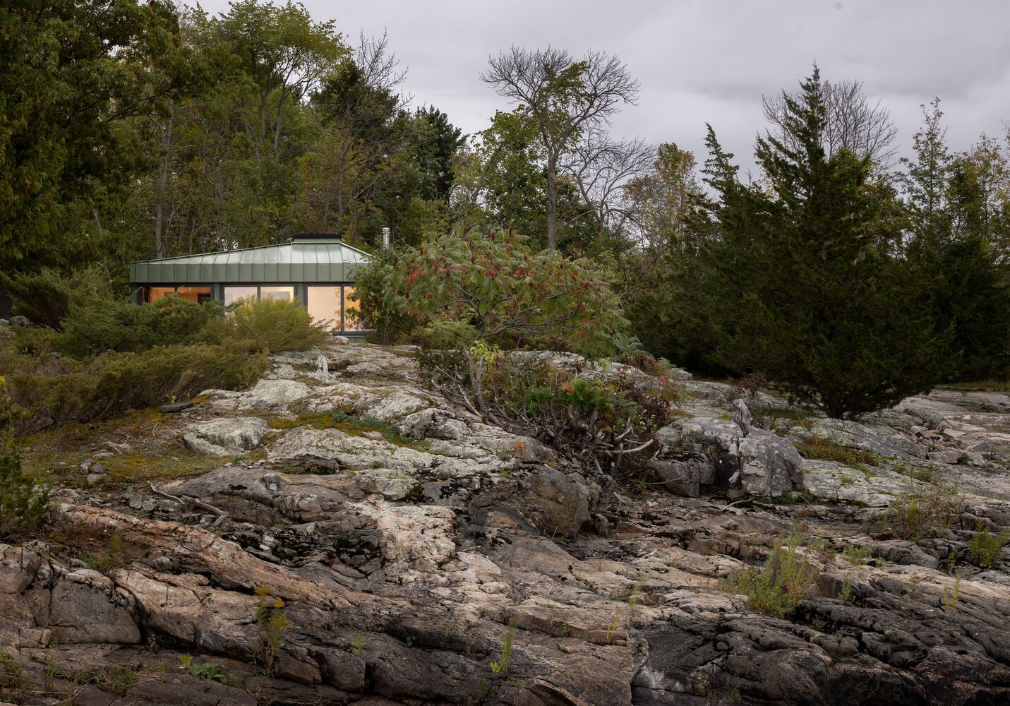 Gallery of Green Cabin / Daymark Design Incorporated - 11