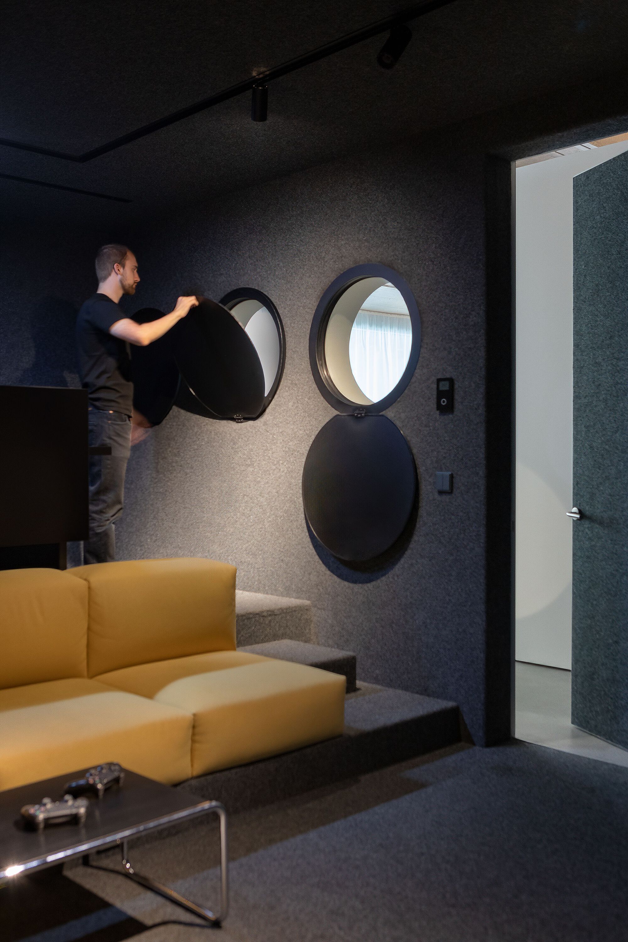 Gallery of Dynamic Frame Office Building / balbek bureau + EM2N - 19