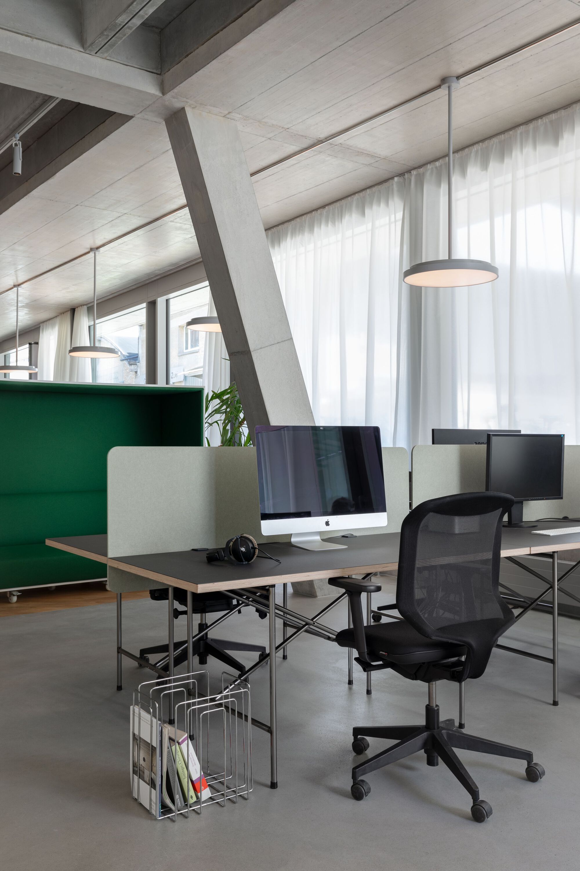 Gallery of Dynamic Frame Office Building / balbek bureau + EM2N - 15