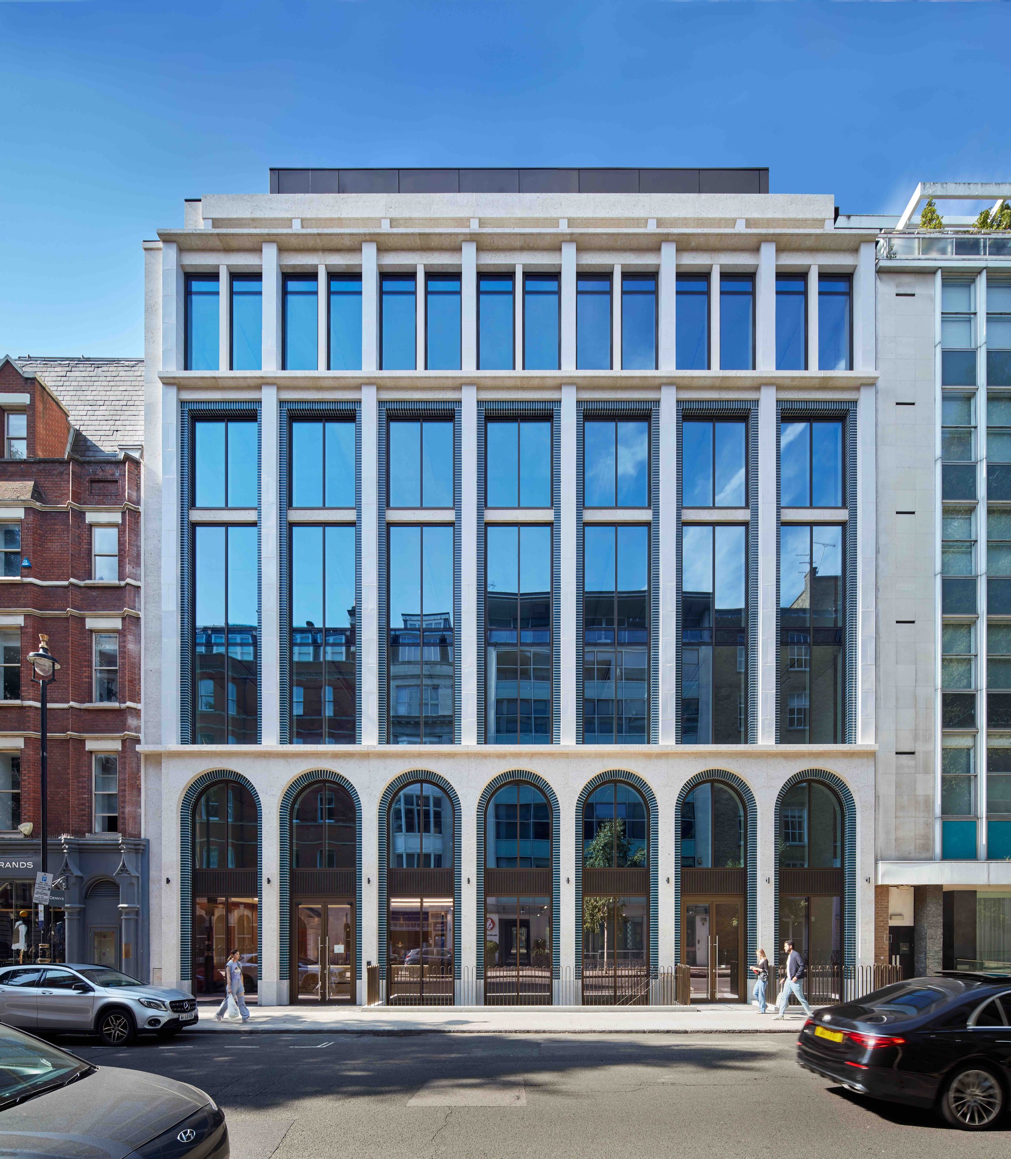Berners and Wells Building / Emrys Architects | ArchDaily