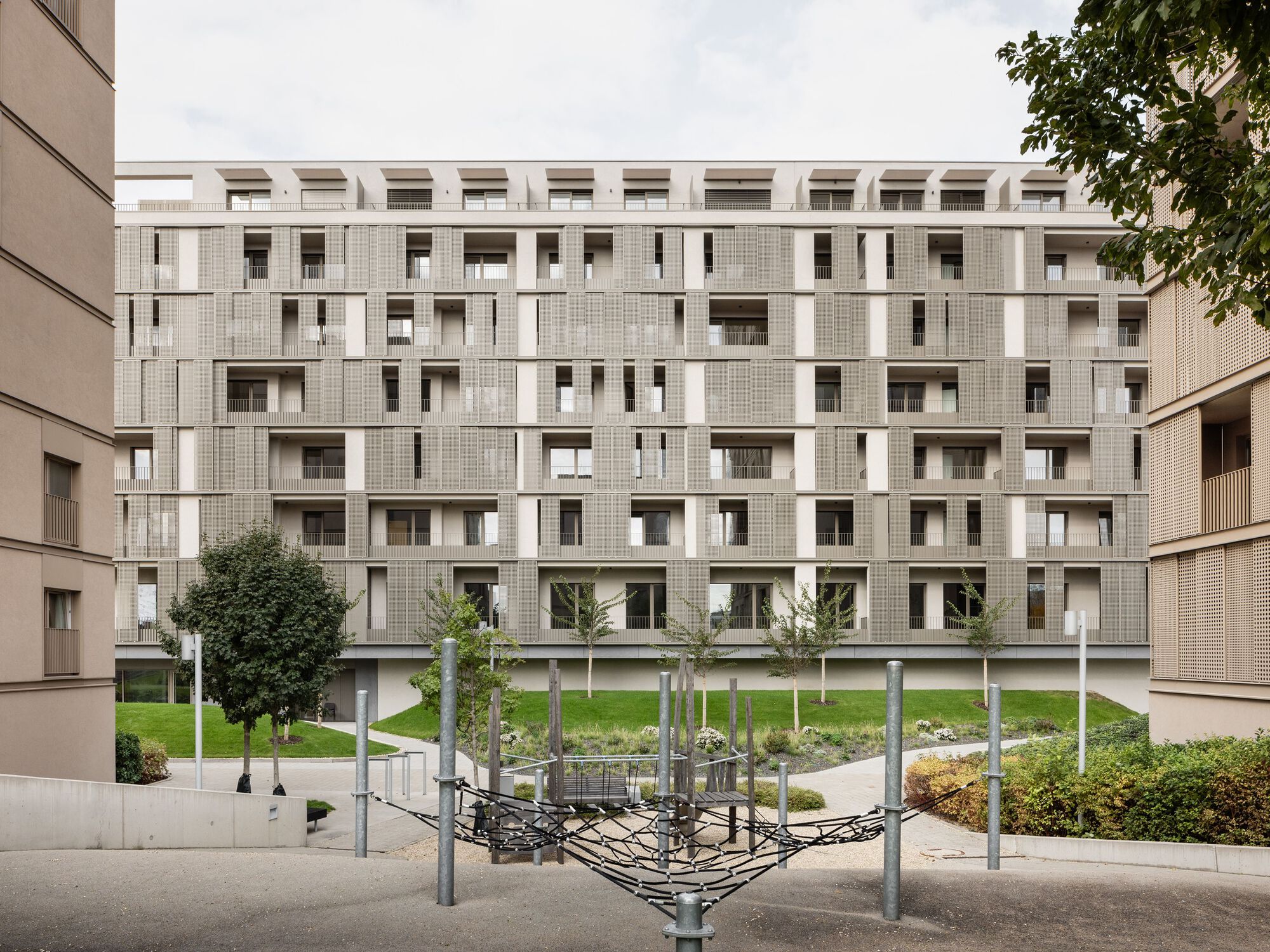 Gallery of Mixed-Use Building B10 / Sadovsky & Architects ...