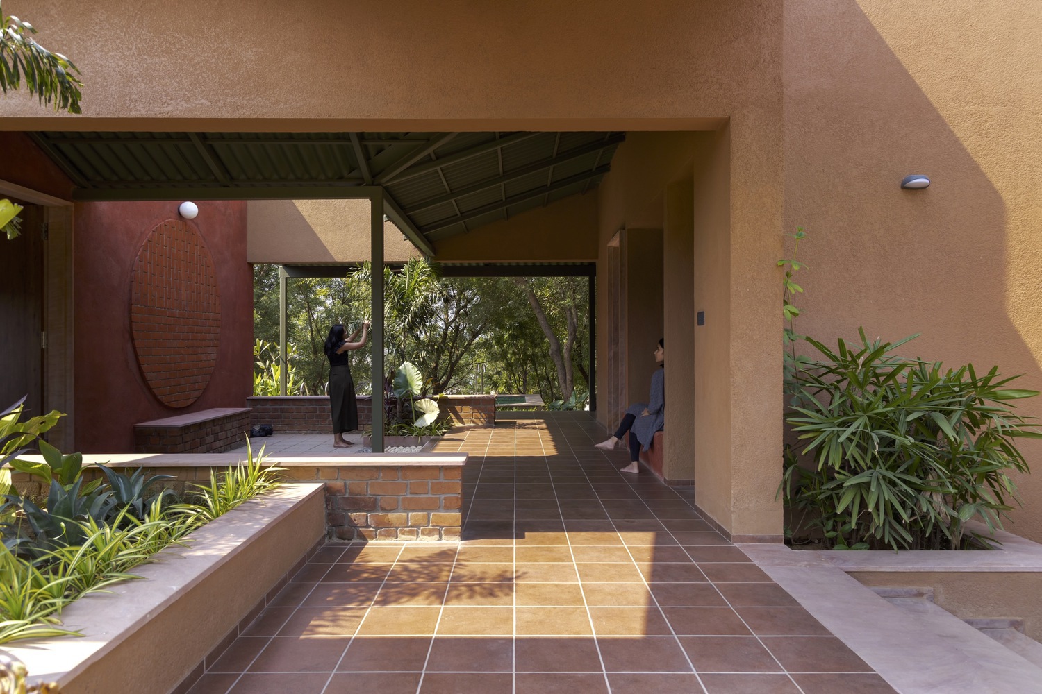 Galeria de Luz natural, ventilação e natureza: 17 pátios internos - 15