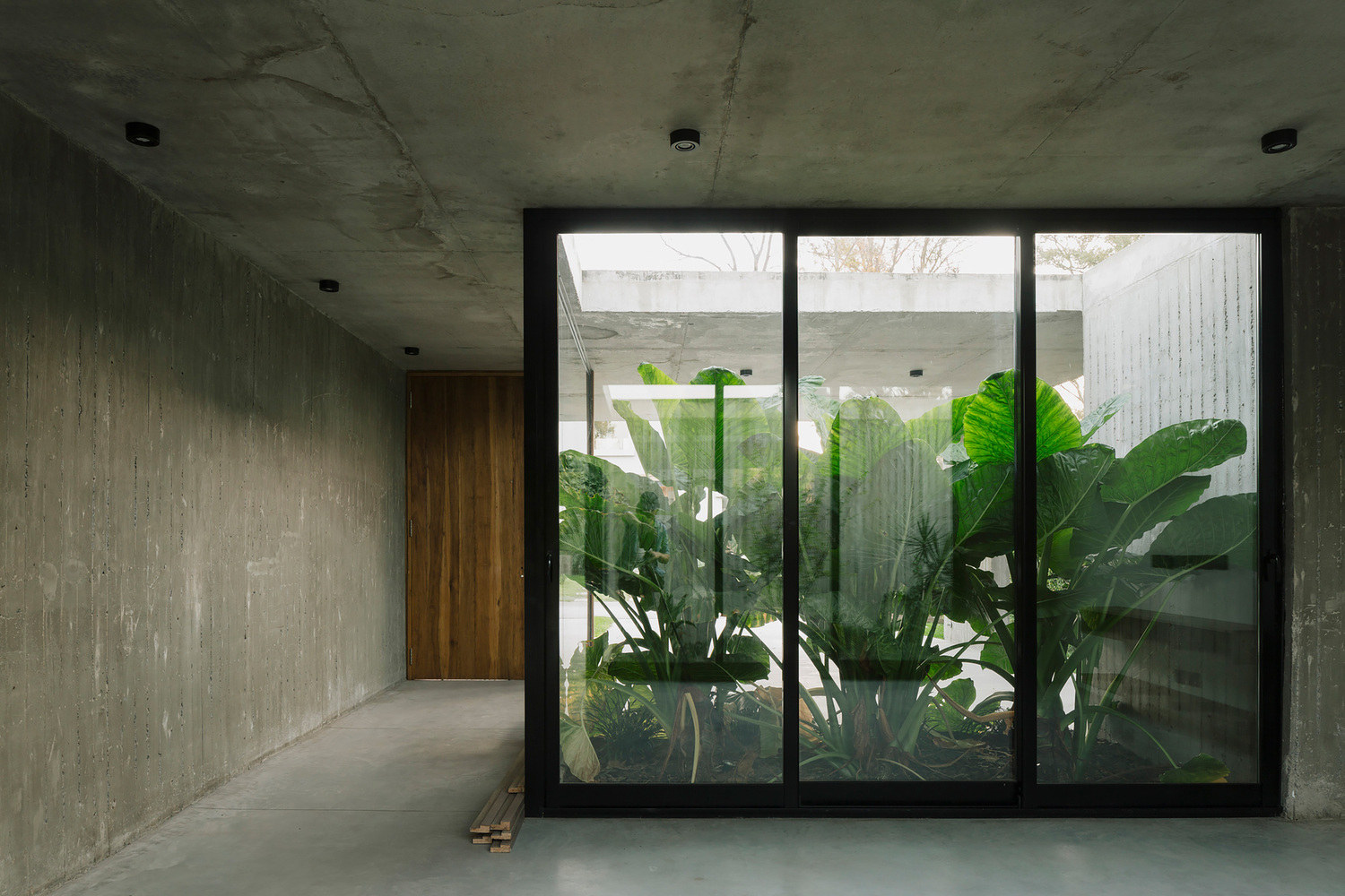 Gallery of Interior Courtyards: An Effective Strategy to Improve Space Quality in 15 Residential ...