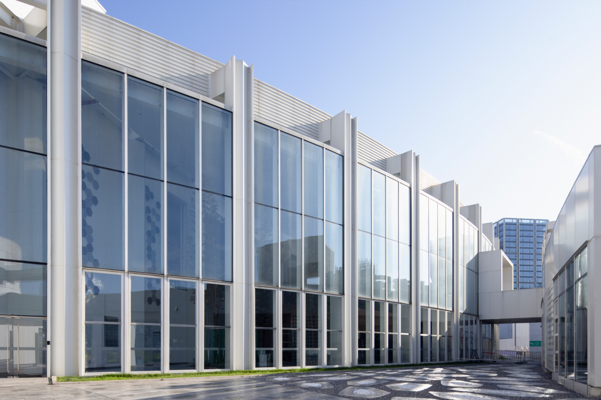 Galeria de Centro Cultural East&West Lake de Wuhan / Dagi Architectural ...