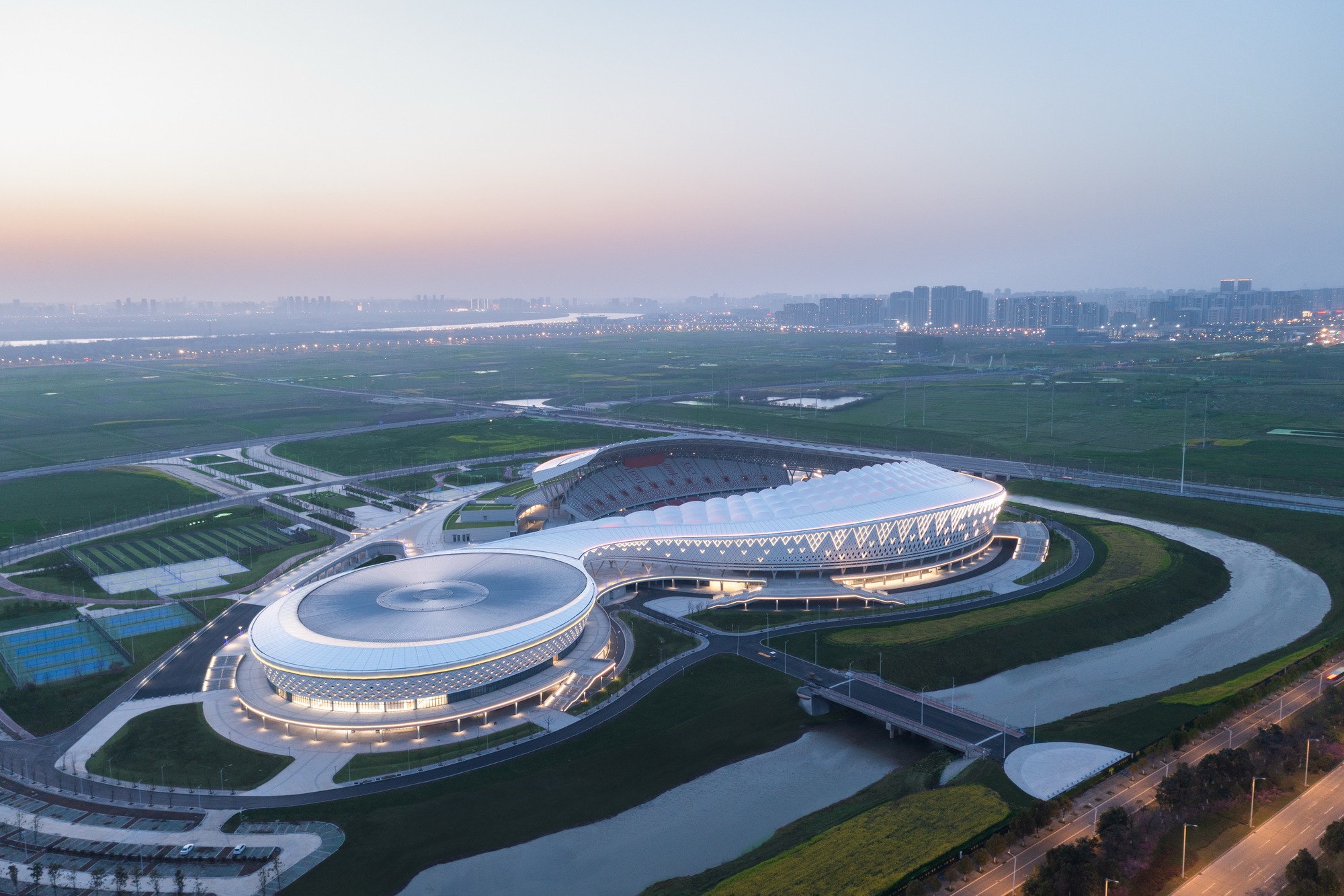 Gallery of Xiangyang National Sports Center / CSADI - 2