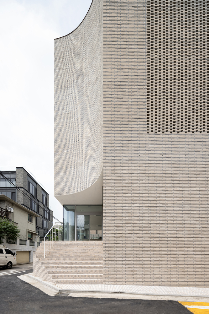 Gallery of Montage Hannam Film Studio and Headquarters / stpmj - 8