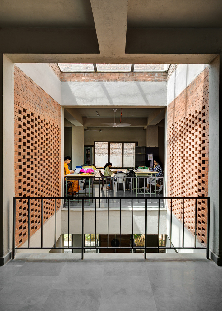 Gallery of Chinar Textile Studio / Juhi Mehta Architects - 1
