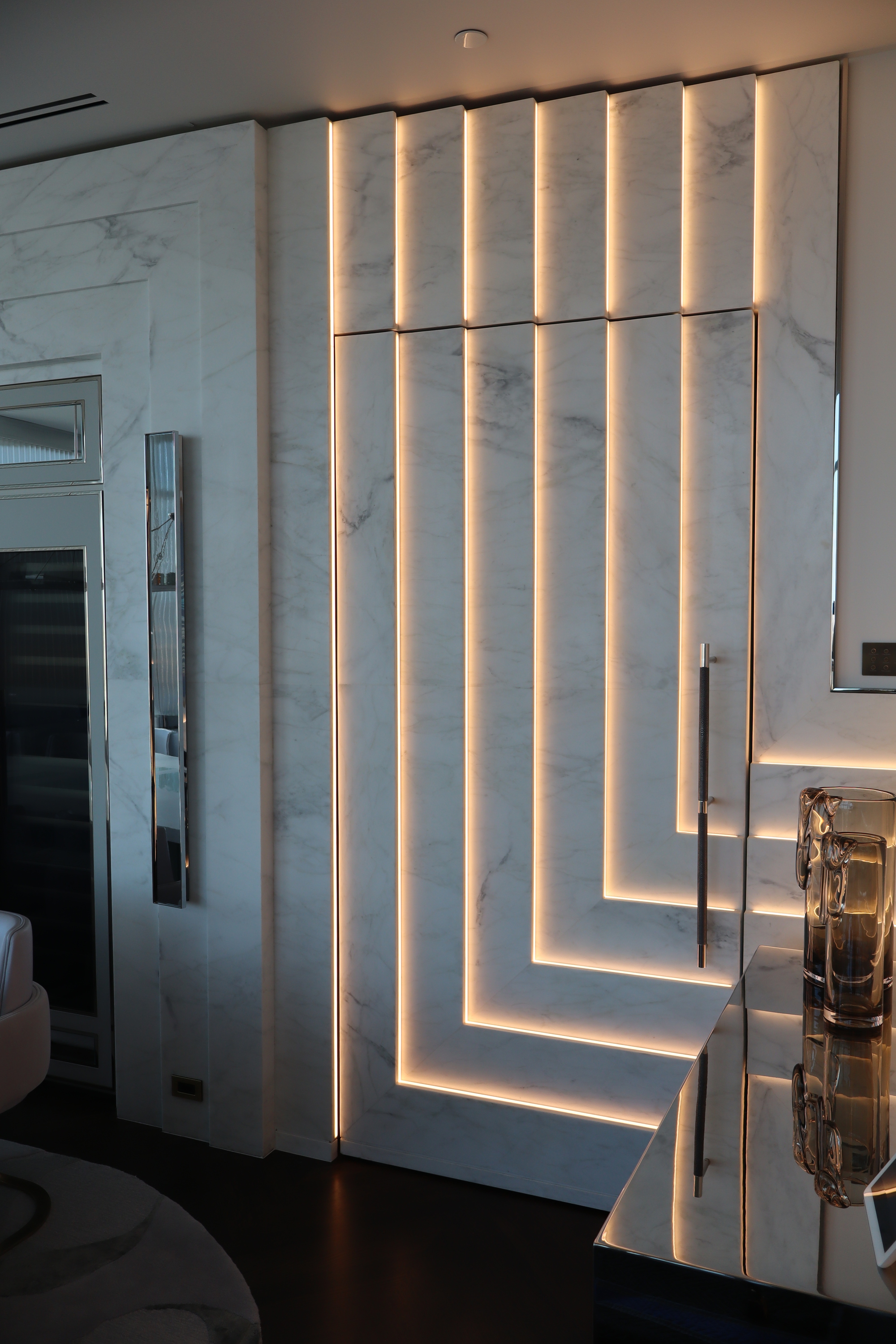 Gallery of Cutting-Edge Exterior and Interior Pivot Doors: 2024 Winners ...