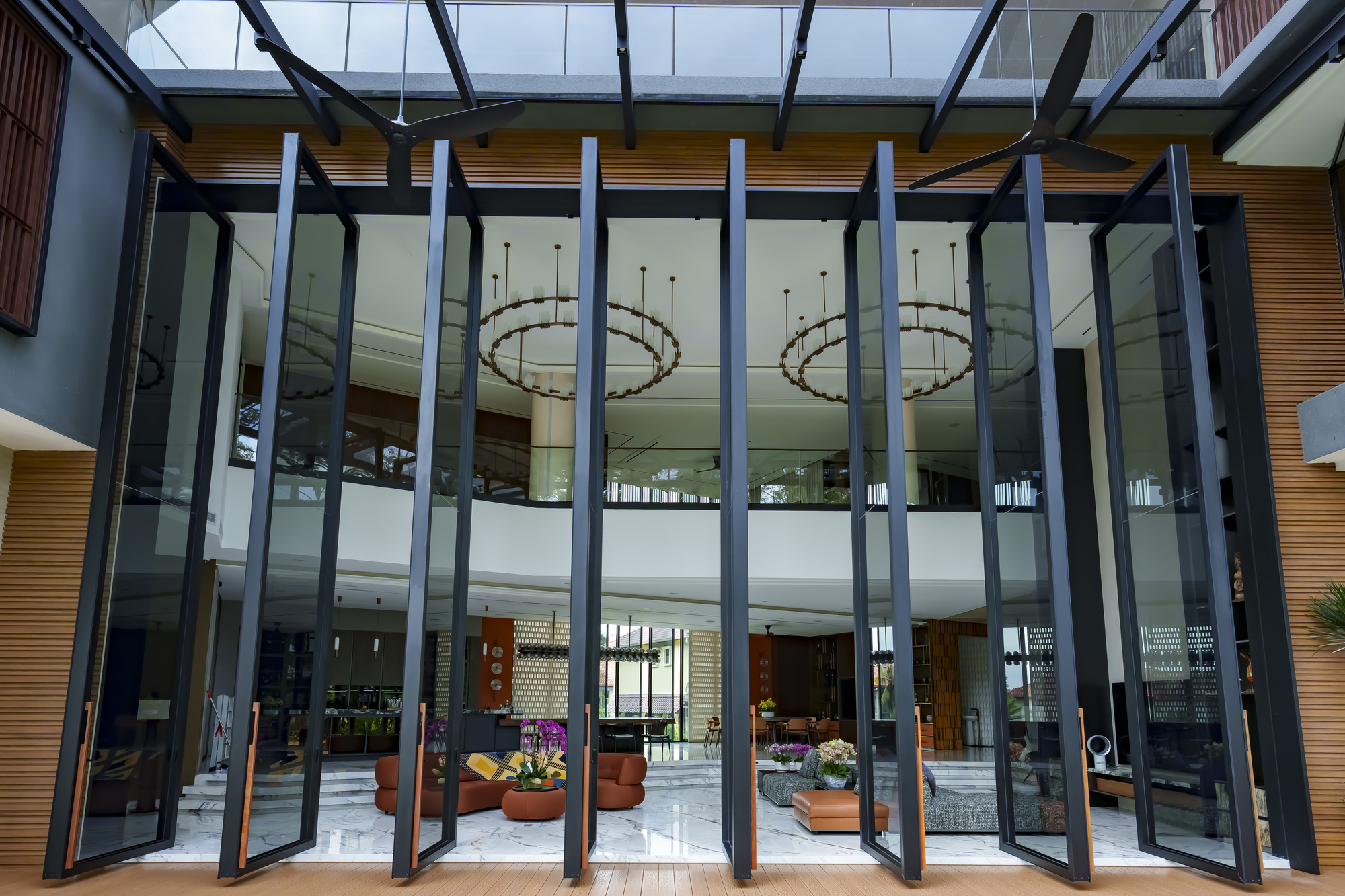 Gallery of Cutting-Edge Exterior and Interior Pivot Doors: 2024 Winners ...