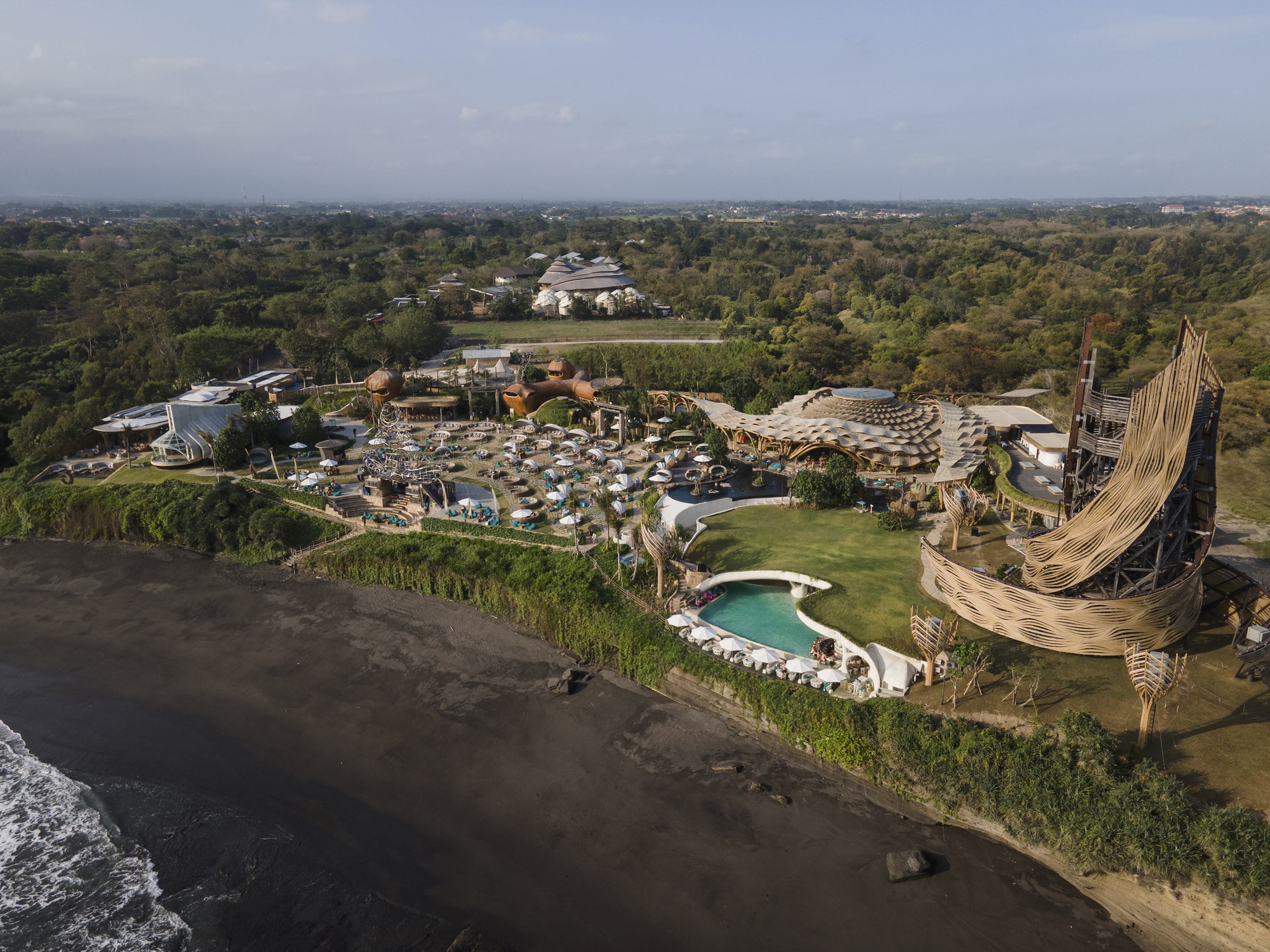 Gallery of Luna Beach Club / Inspiral Architecture and Design Studios - 6