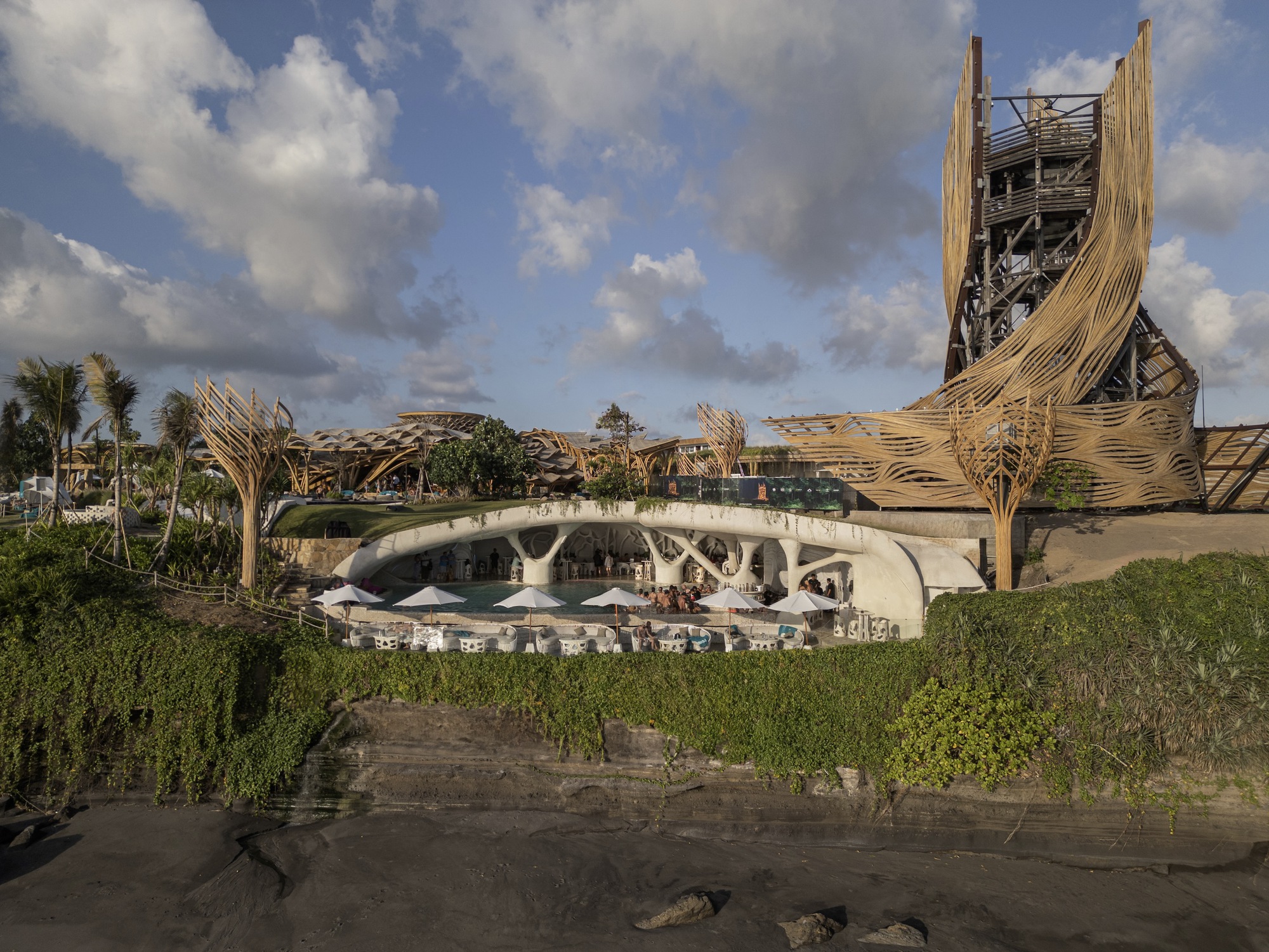 Gallery of Luna Beach Club / Inspiral Architecture and Design Studios - 8