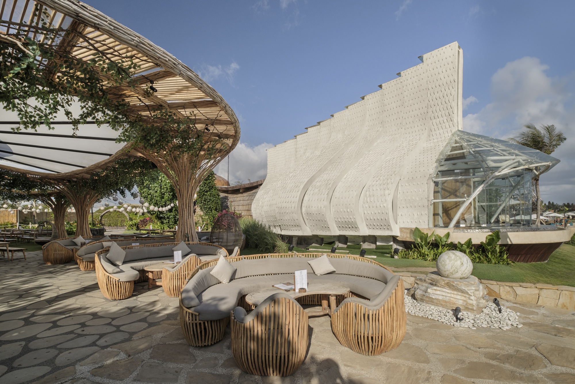 Gallery of Luna Beach Club / Inspiral Architecture and Design Studios - 7