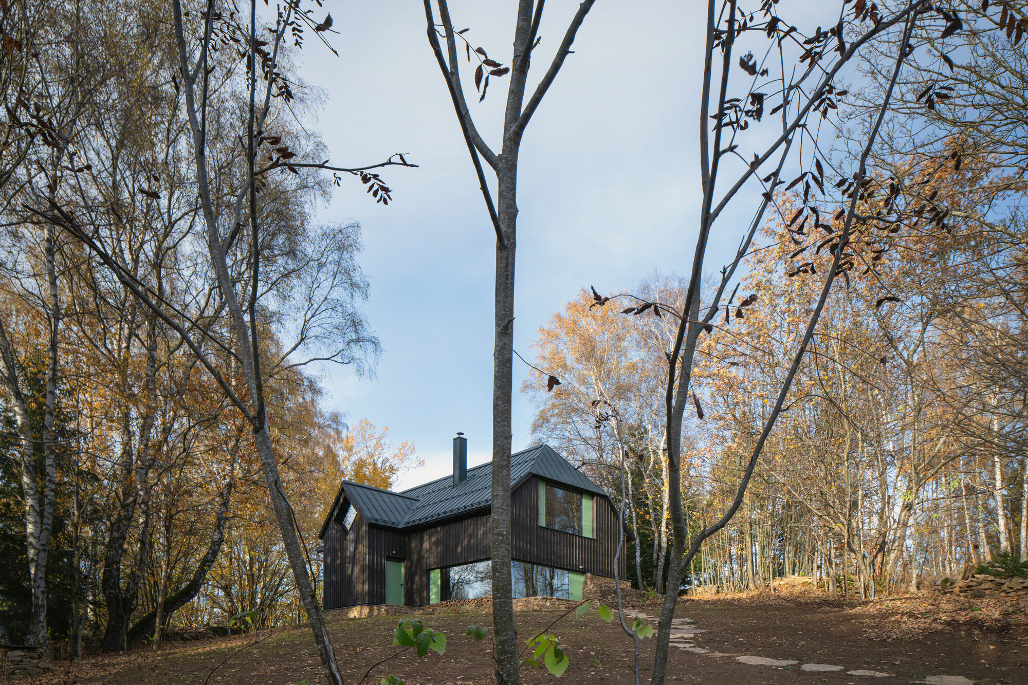 Gallery of Cottage in Šumava / Markéta Cajthamlová - 35
