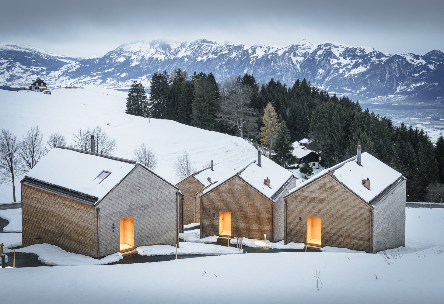 Creating Winter Retreats: Snow Resorts and Vacation Home Typologies ...