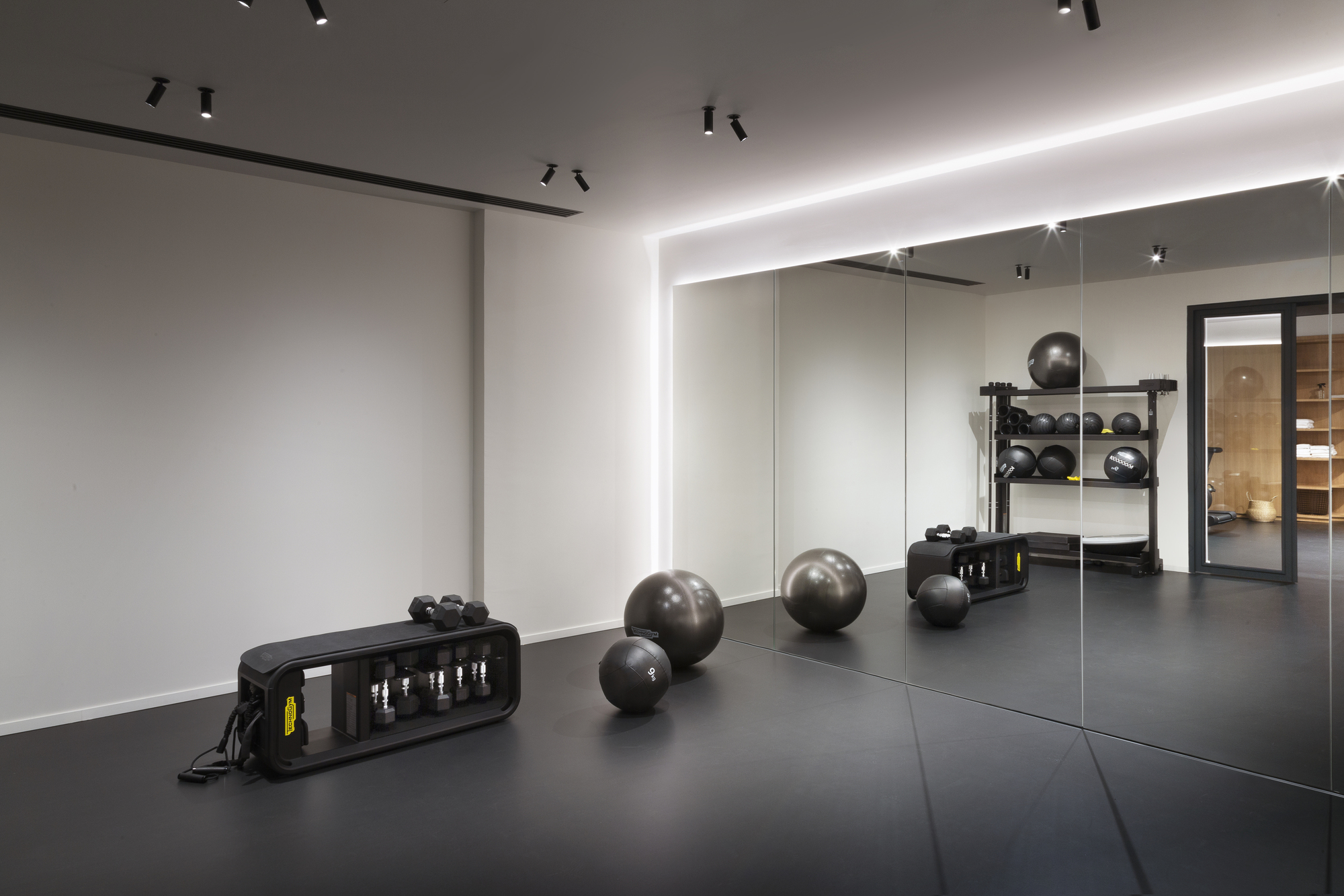 Gallery of Gustave Collection Office Spaces / Studio Vincent Eschalier - 37