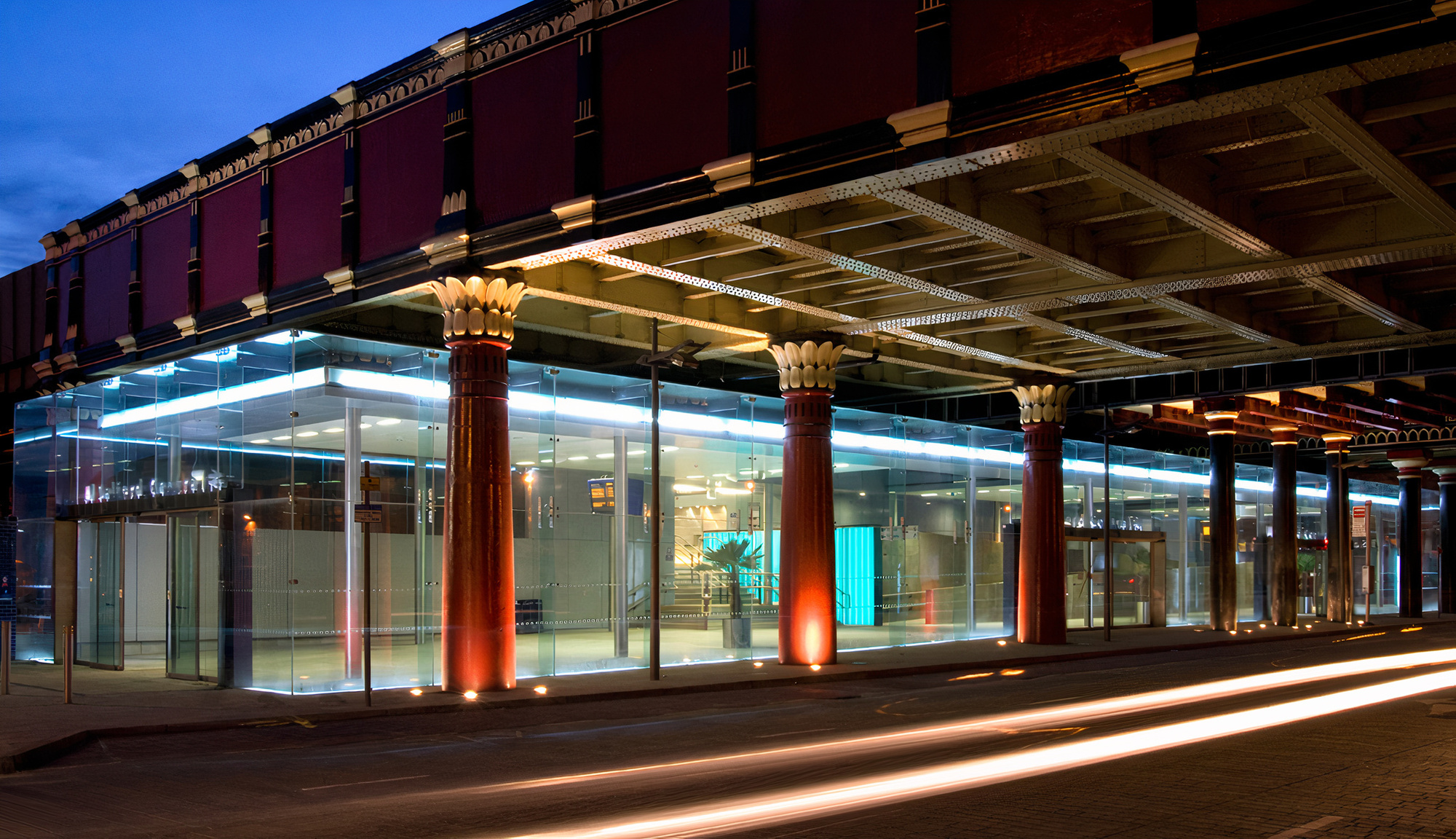 画廊 塑造现代火车站的防火安全之旅 - 4