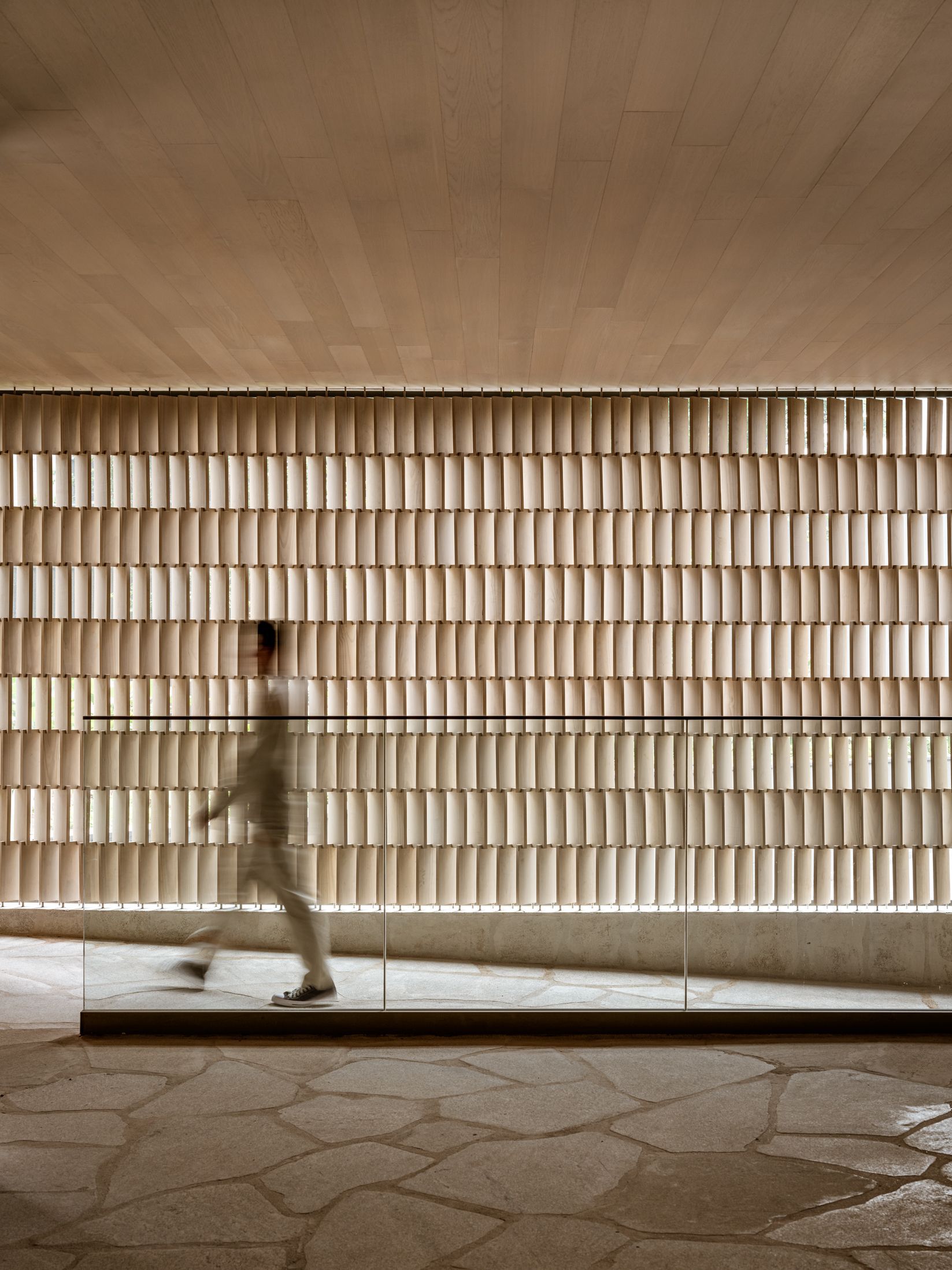 Galeria de Praça Henrique Monteiro + Hotel Pulso / Studio Arthur Casas - 34