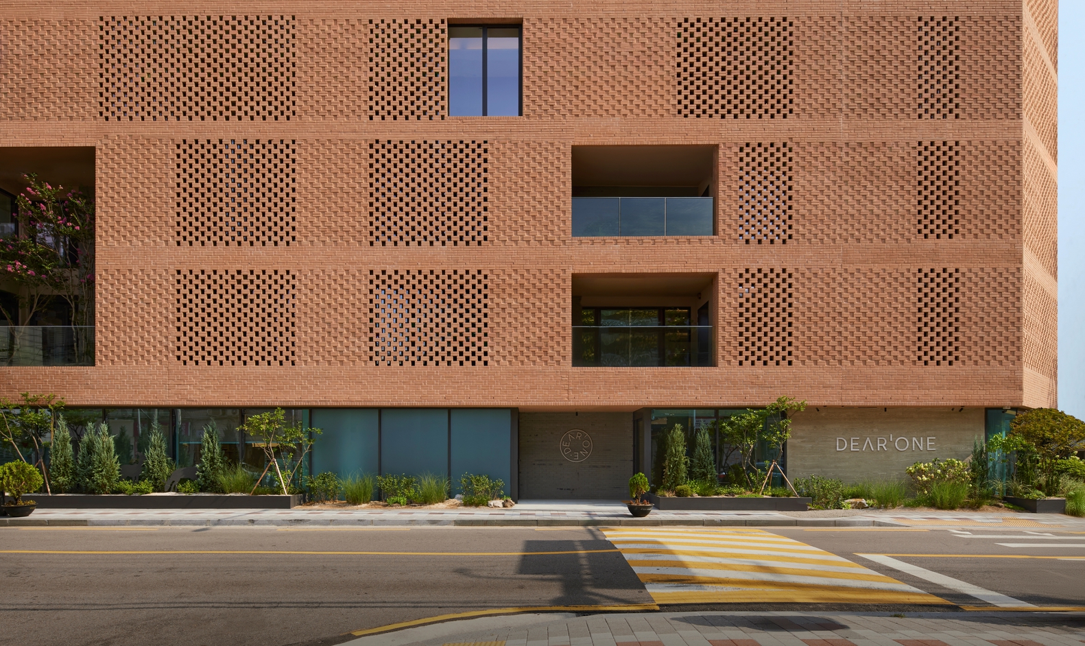 Gallery of MizMedi DEAR'ONE Postpartum Care Center / yeonhan architects - 1