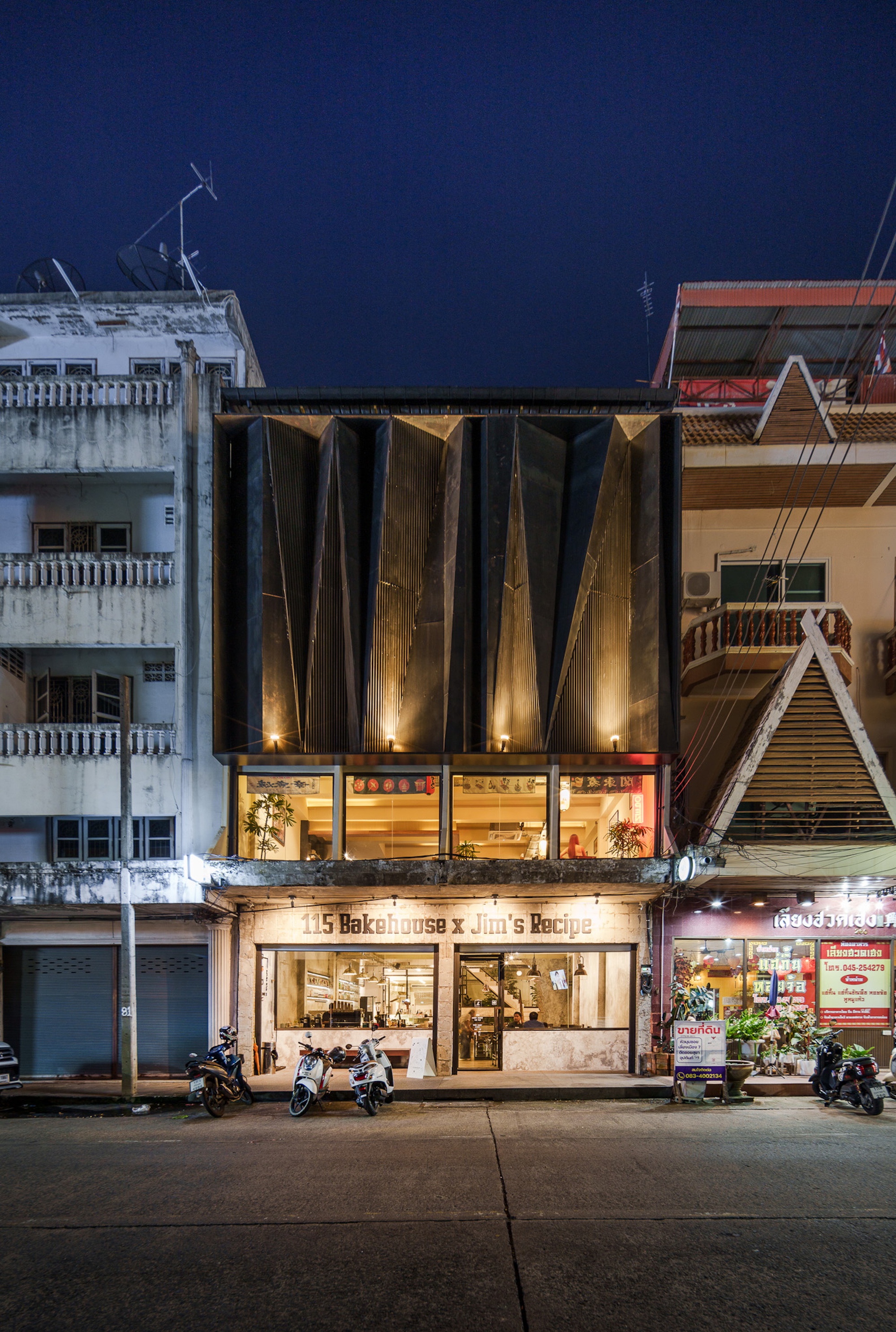 Gallery of 115 Bake House & JIM 's Recipe UBON OLD TOWN / sutearchitect - 5