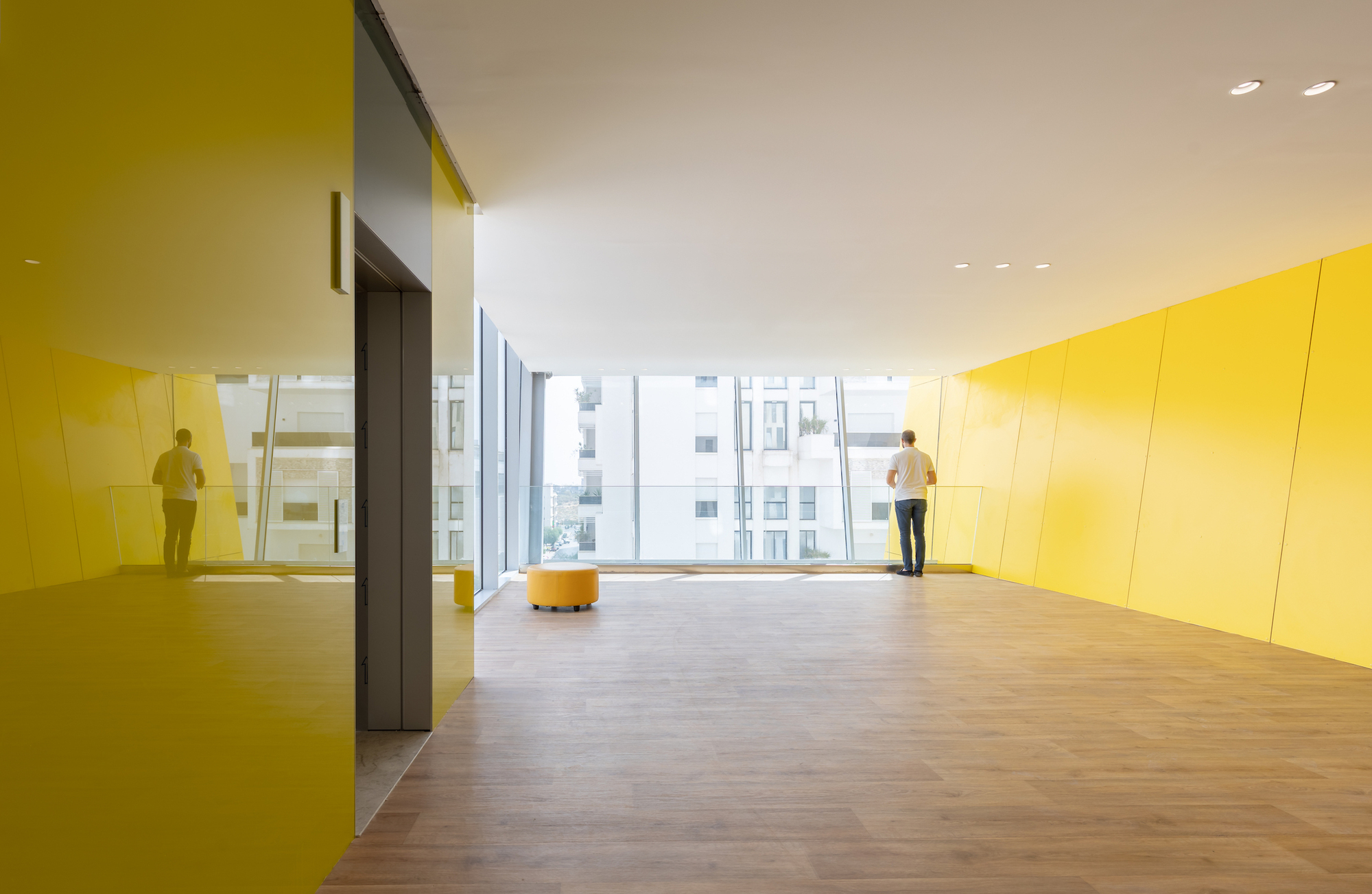 Gallery of The Screen Office / ARK-architecture + AUDA - 21