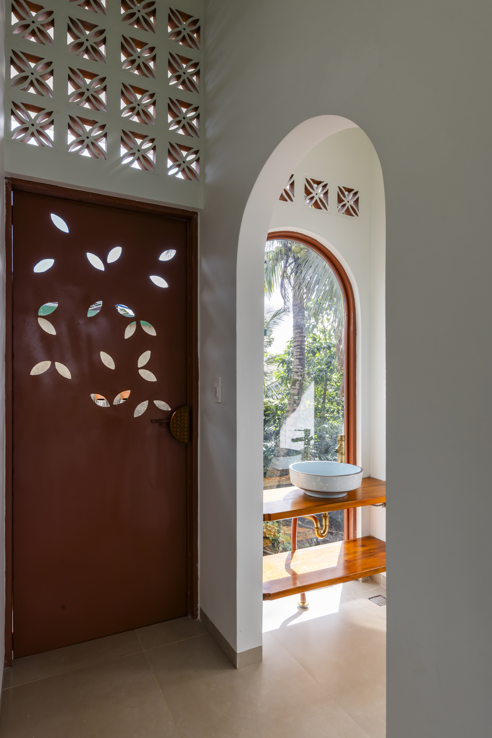 Gallery of Bloom House / The Bloom - 17