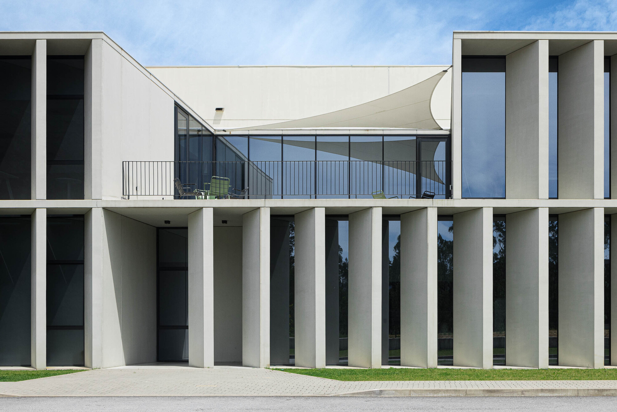 Galeria de BW II – Edifício Industrial em Viana do Castelo ...