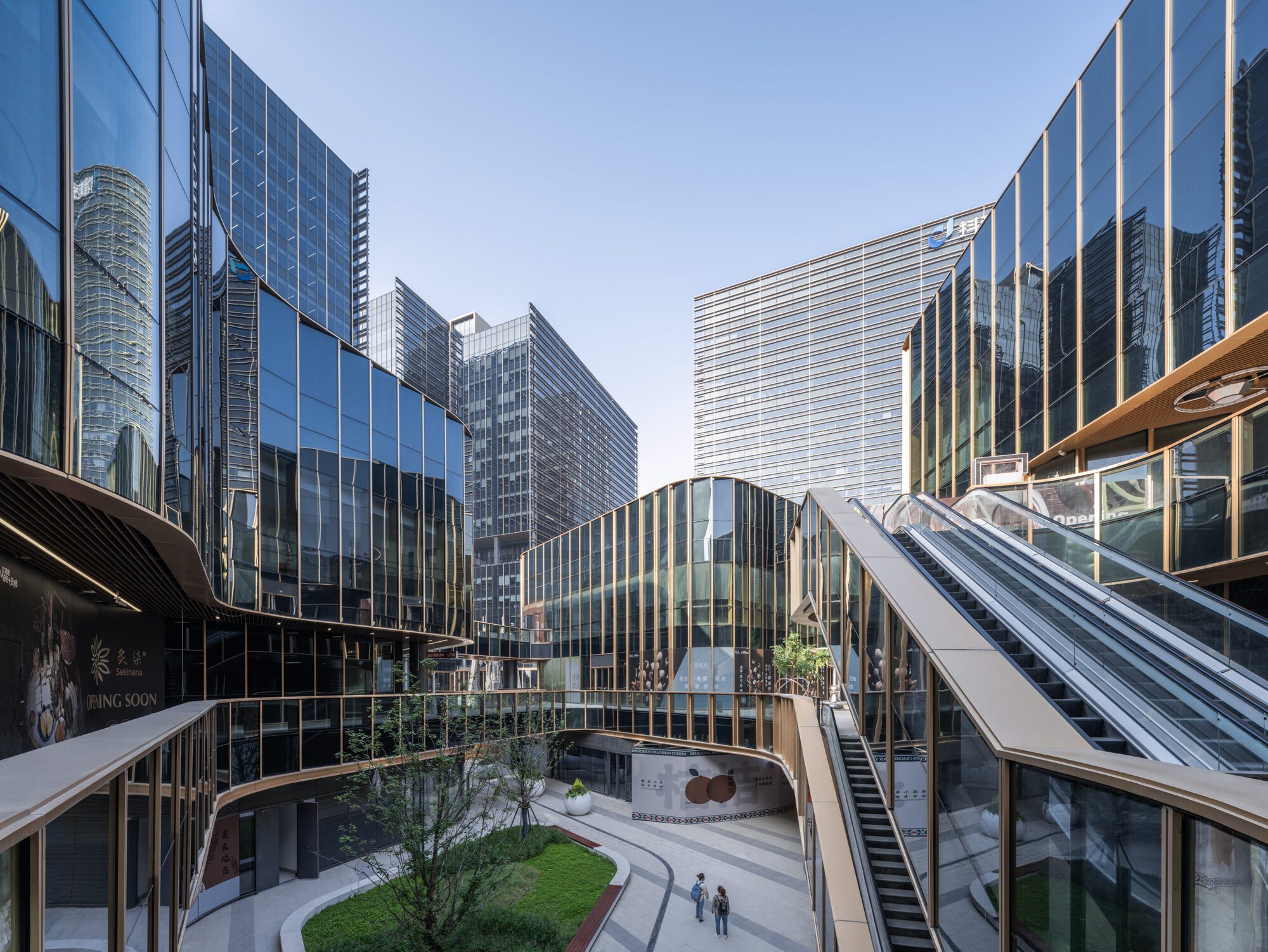 Gallery of Dynamic Center for "The Springs" / gmp Architects - 13