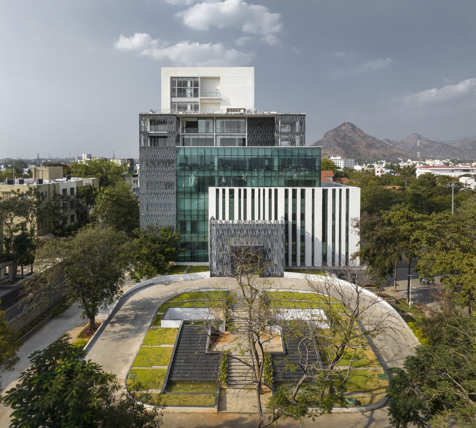 Gallery of Sona University Centre & Library Block / IMK Architects - 17