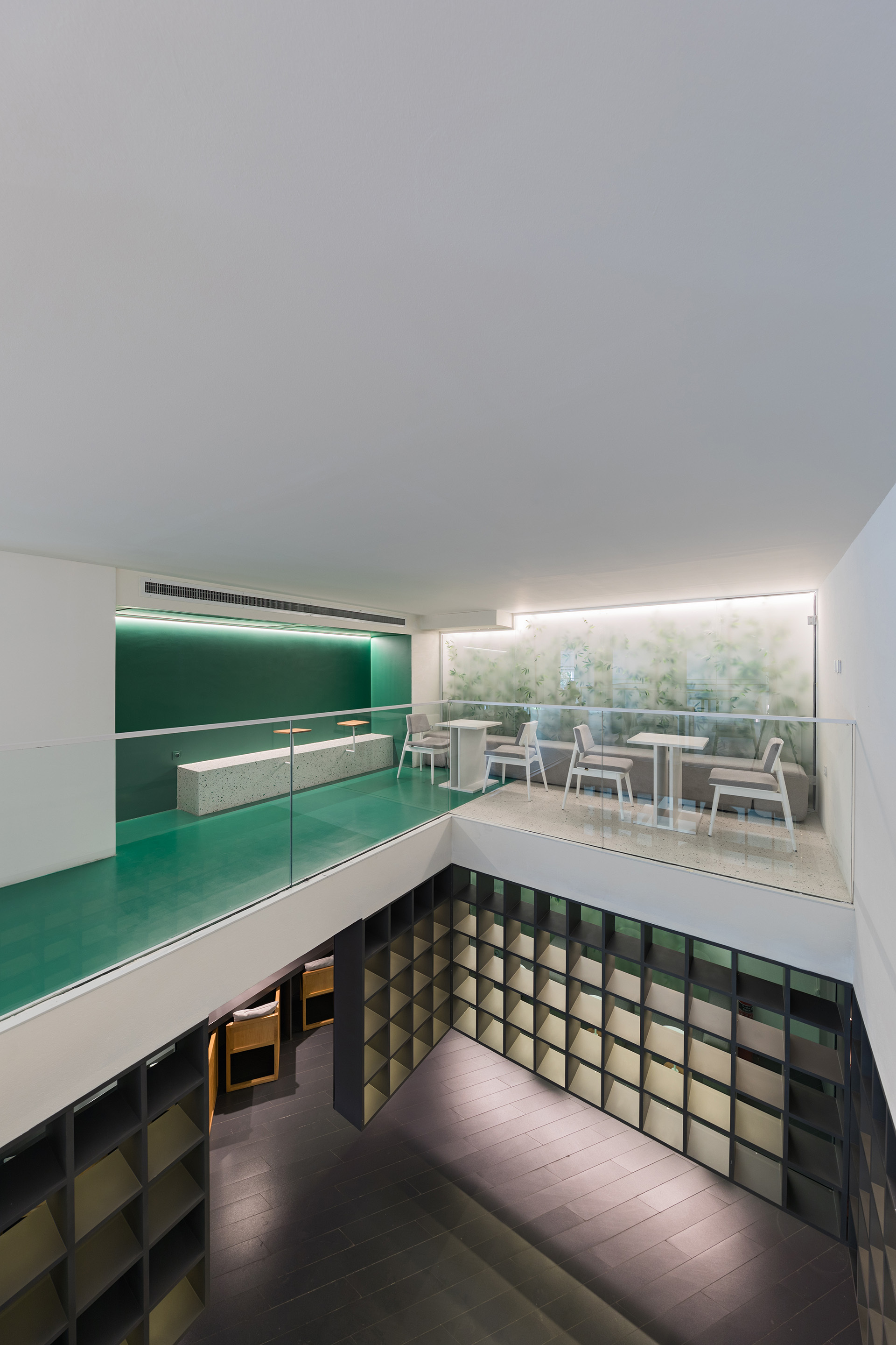 Gallery of J Cafe / Kanisavaran Architectural Group - 14