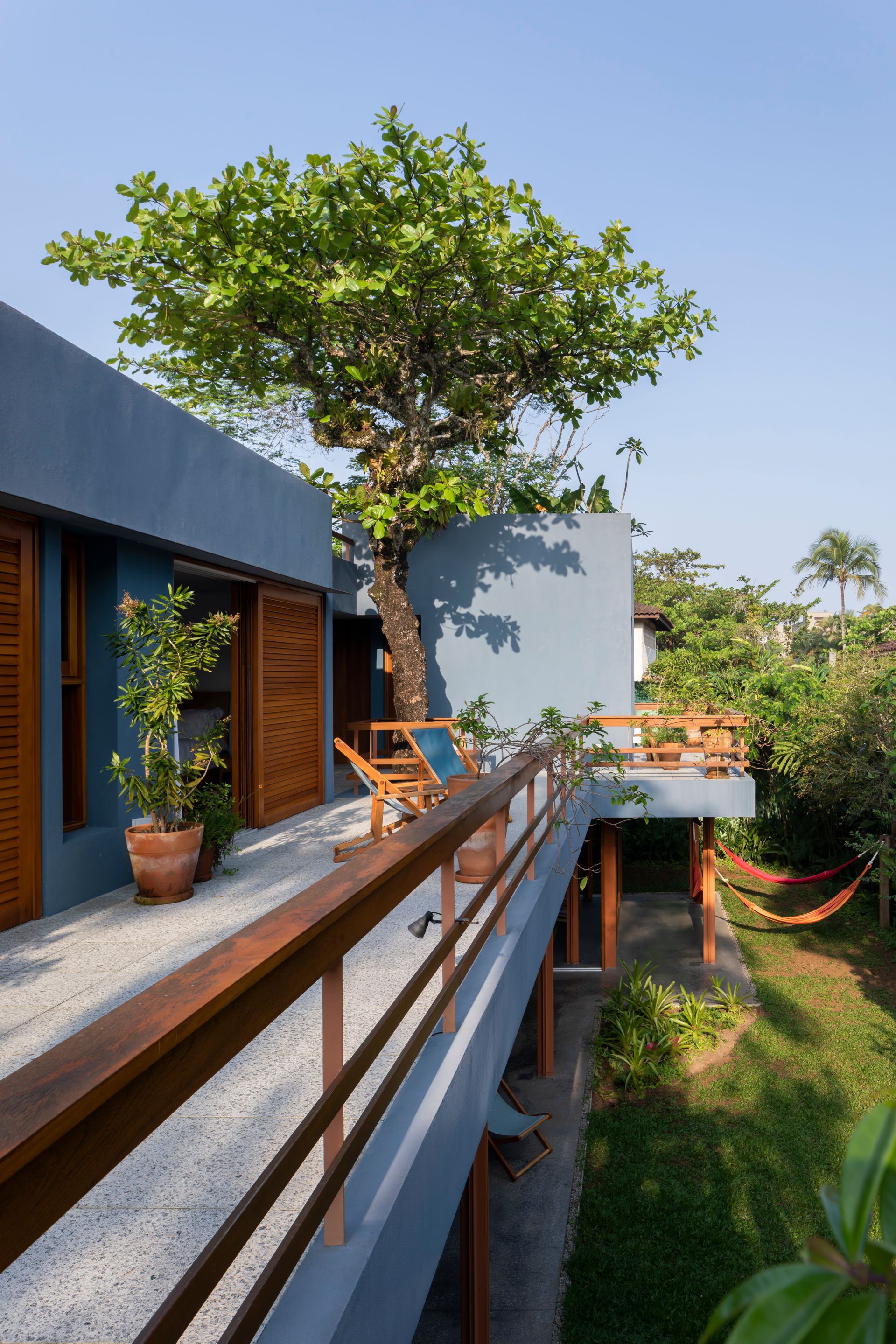 Gallery of House on Baleia Beach / André Vainer Arquitetos - 3