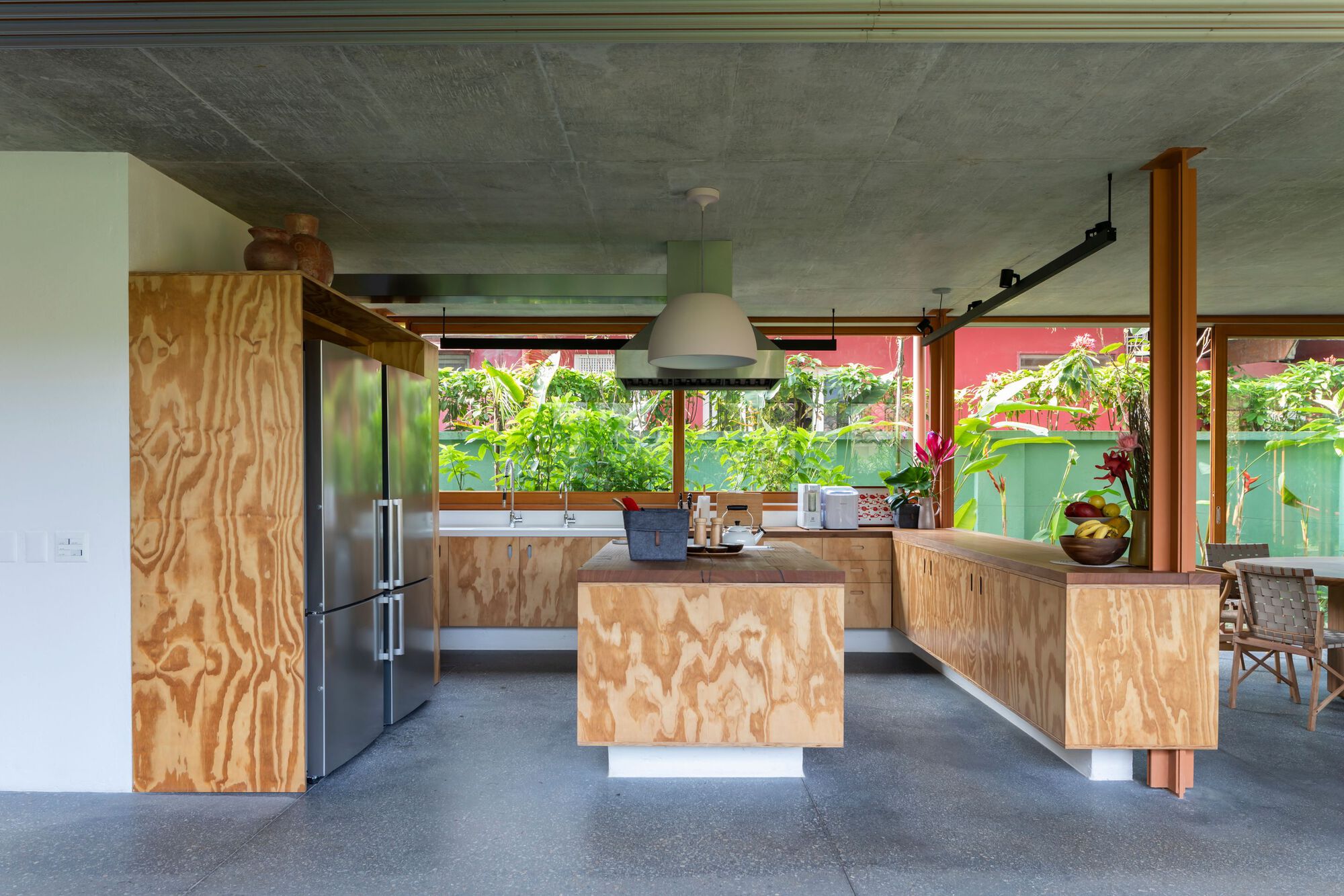 Gallery of House on Baleia Beach / André Vainer Arquitetos - 7