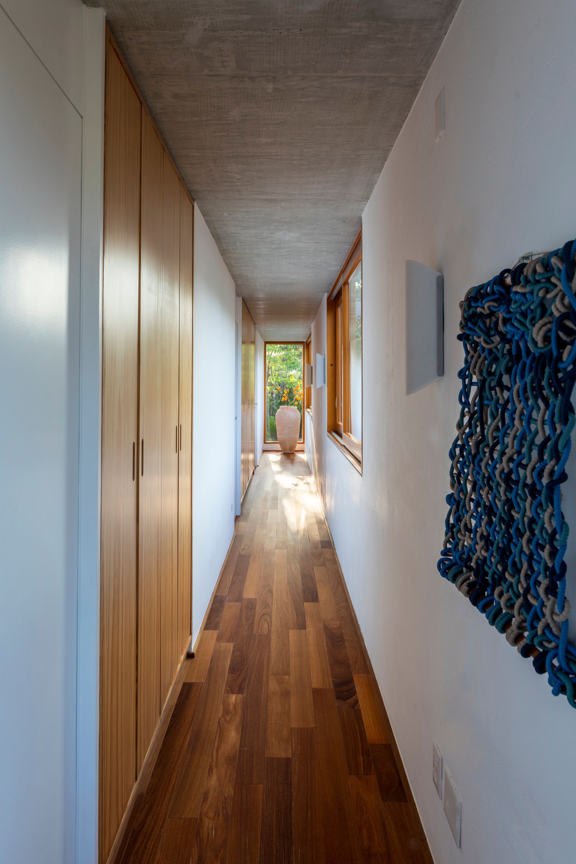 Gallery of House on Baleia Beach / André Vainer Arquitetos - 8