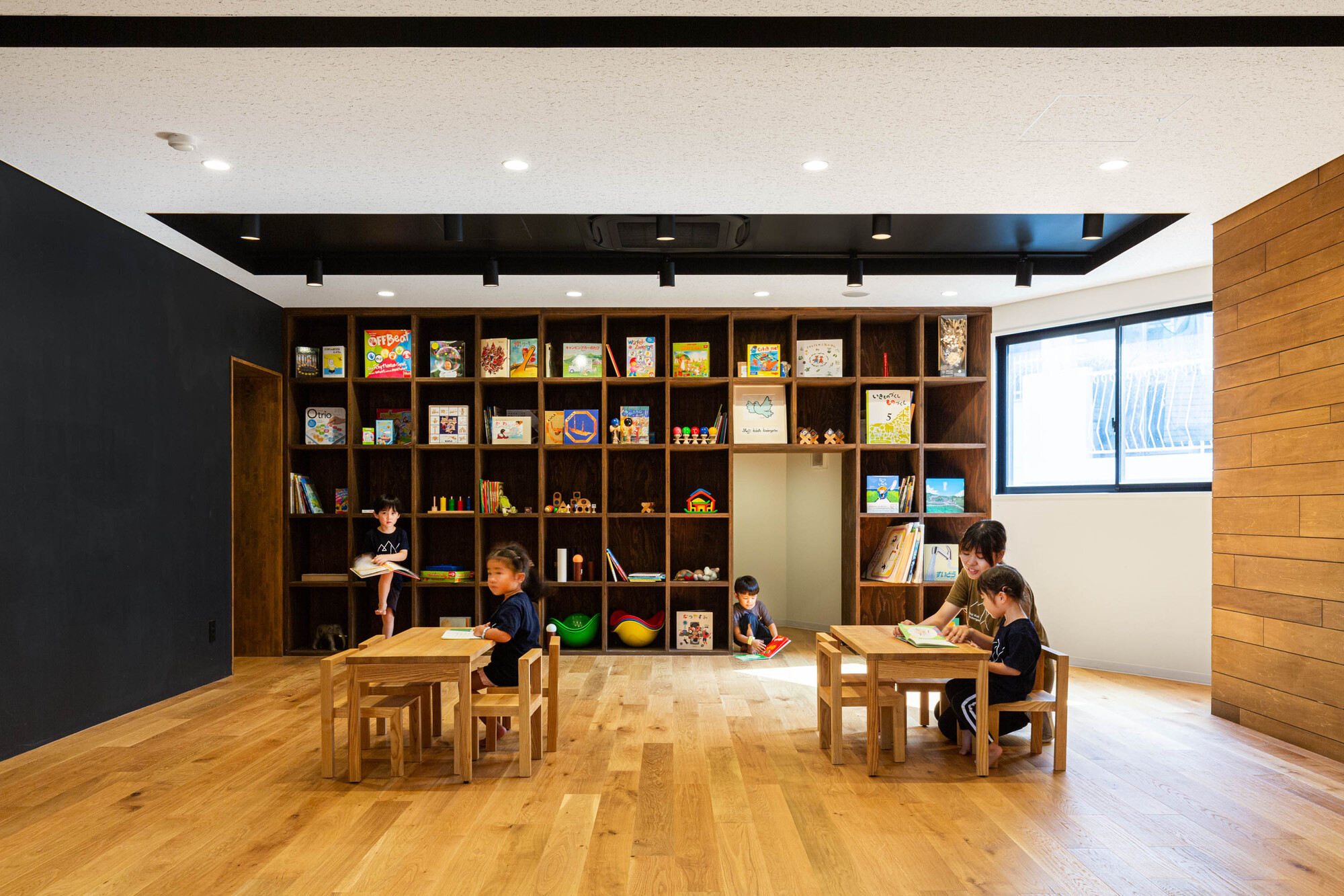 Galería de MJK jardín infantil / HIBINOSEKKEI + Youji no Shiro + Kids ...