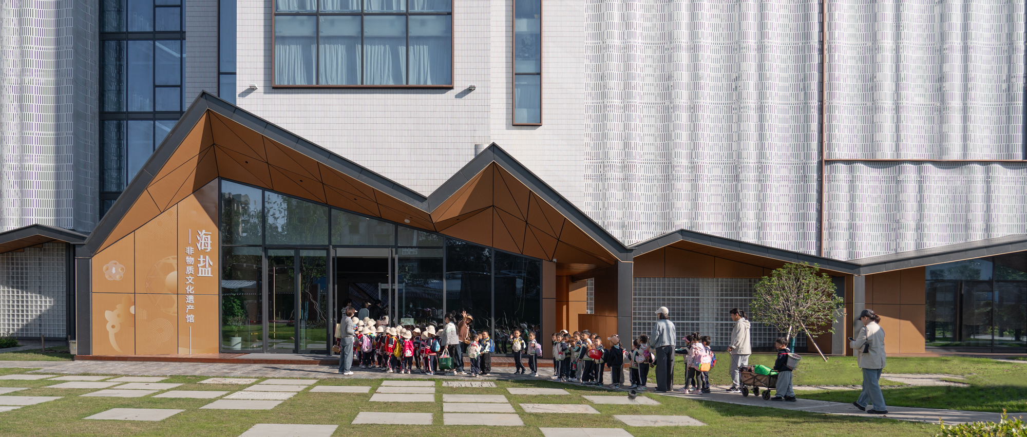 Haiyan Intangible Cultural Heritage Museum / LYCS Architecture | ArchDaily