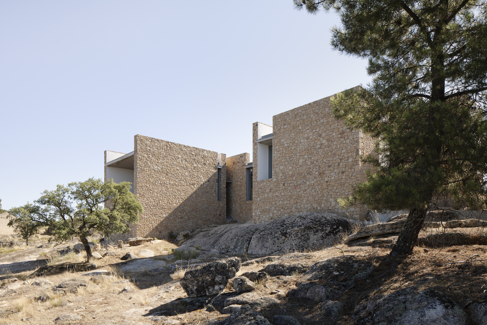 Galería de Casa estudio en Castelo de Vide / Atelier Landauer - 1
