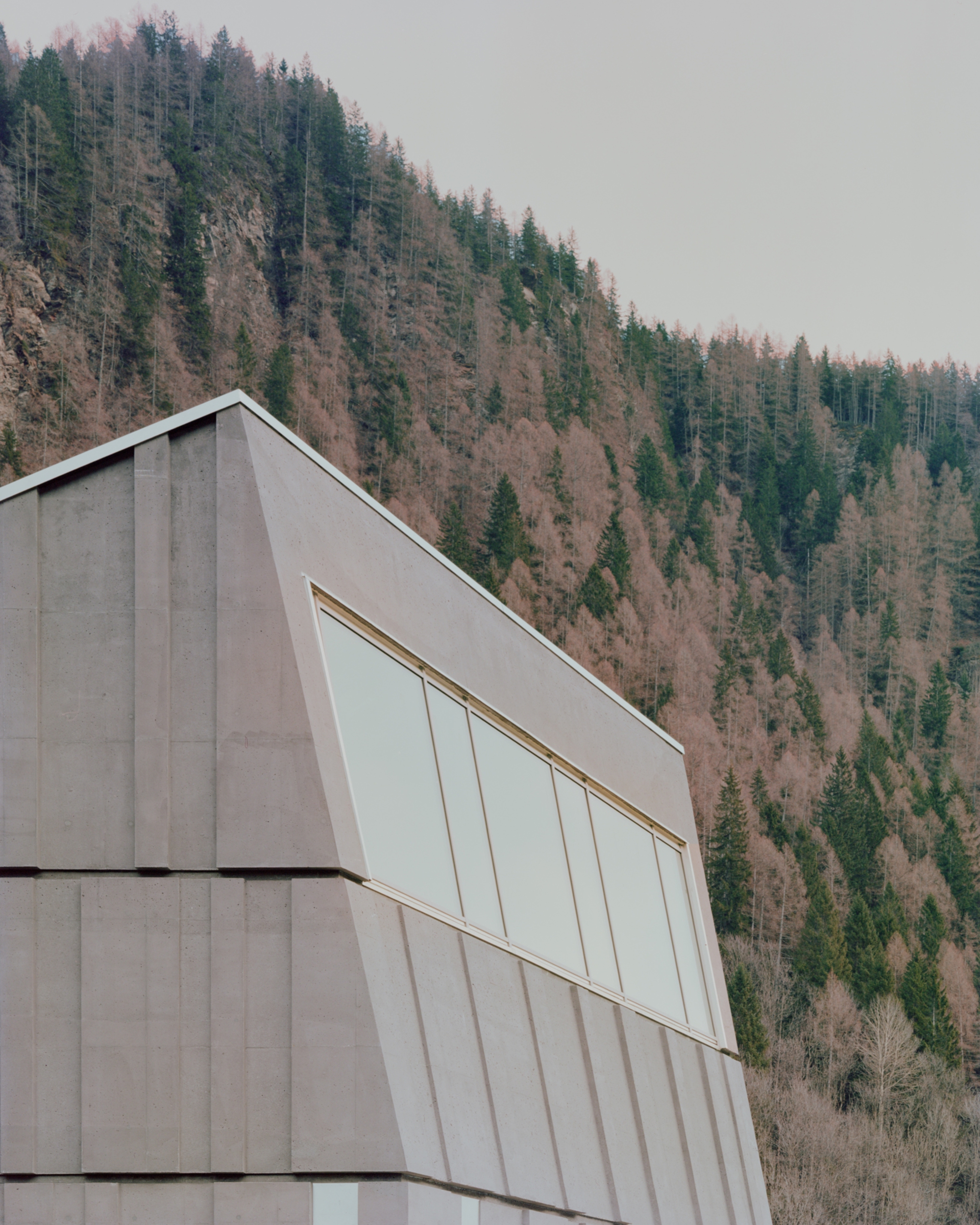 Gallery of Spluga Climbing Gym / ES-arch - 12