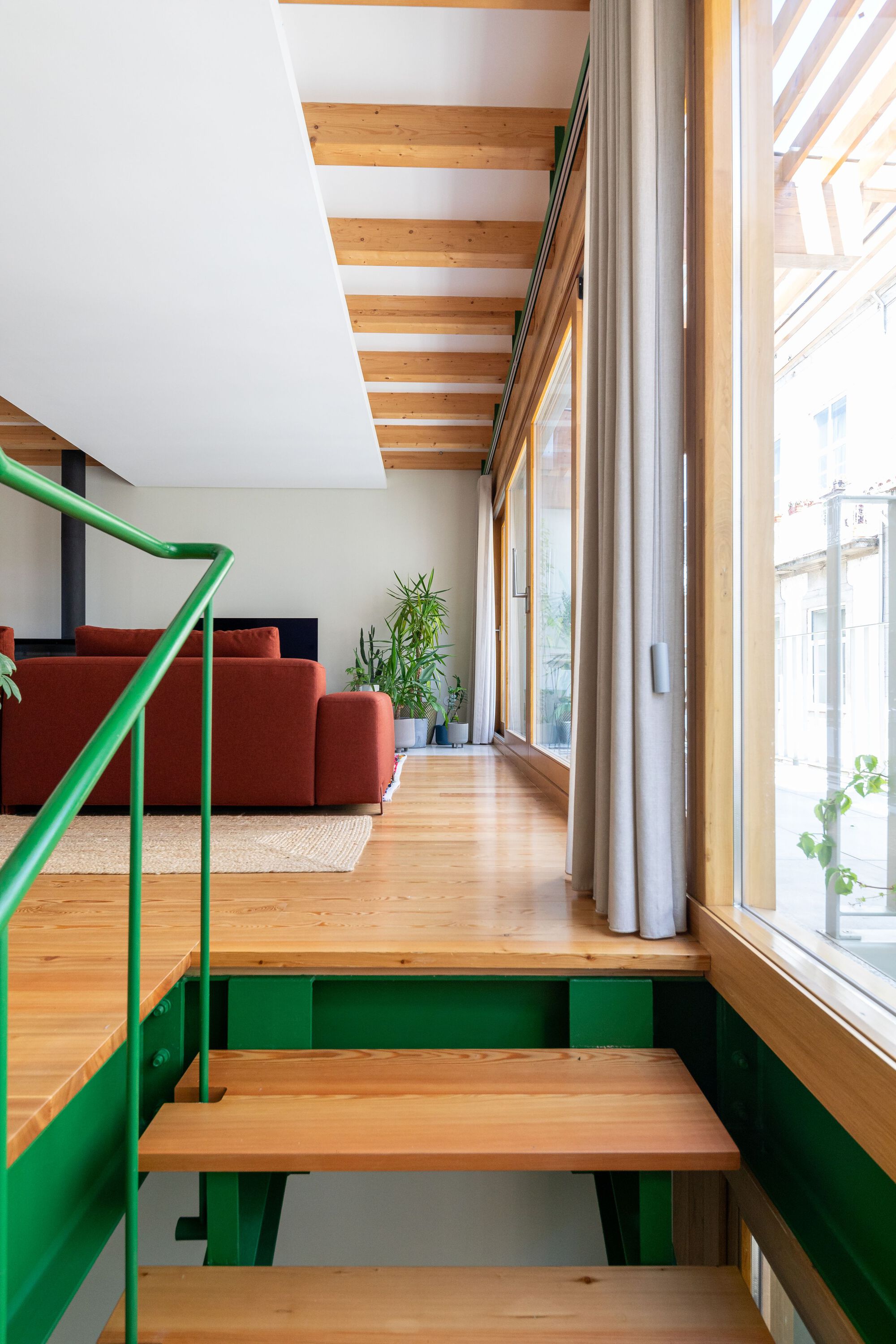 Gallery of Atelier 111 House / André Simão & Nuno Bessa - 21