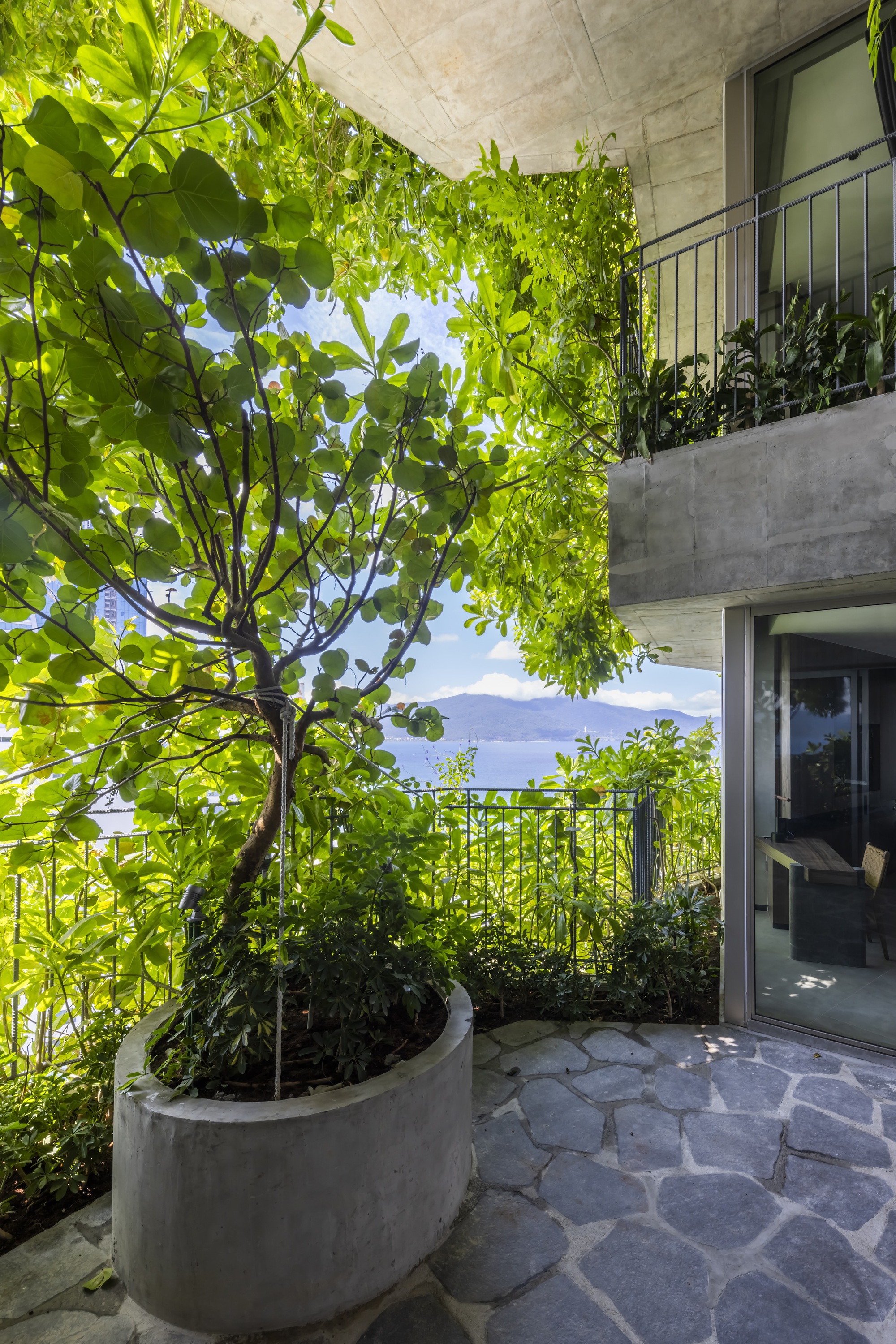 Gallery of M Hotel / Ho Khue Architects - 21