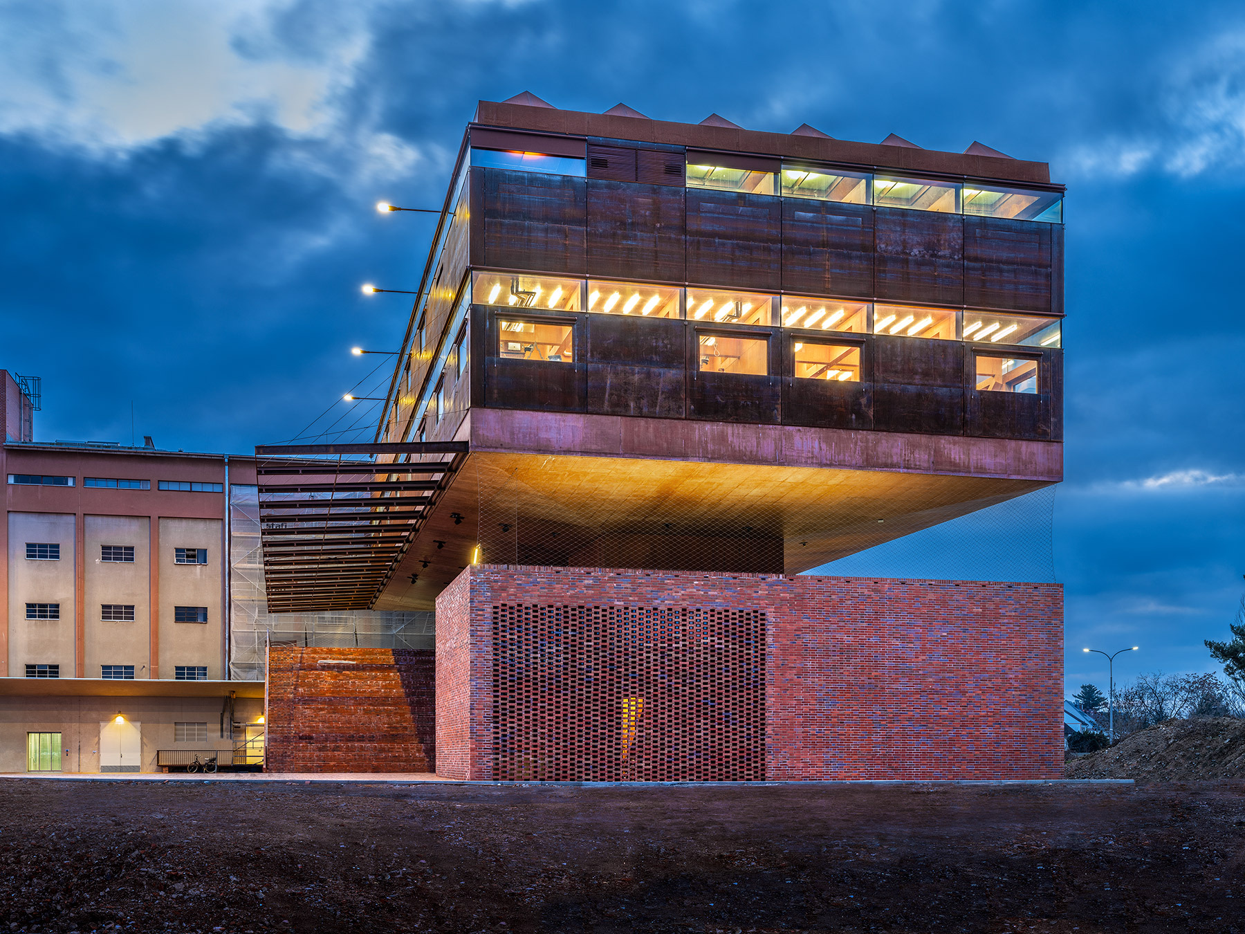 Gallery of GAMPA and Sféra with Public Spaces of Automatic Mills in ...
