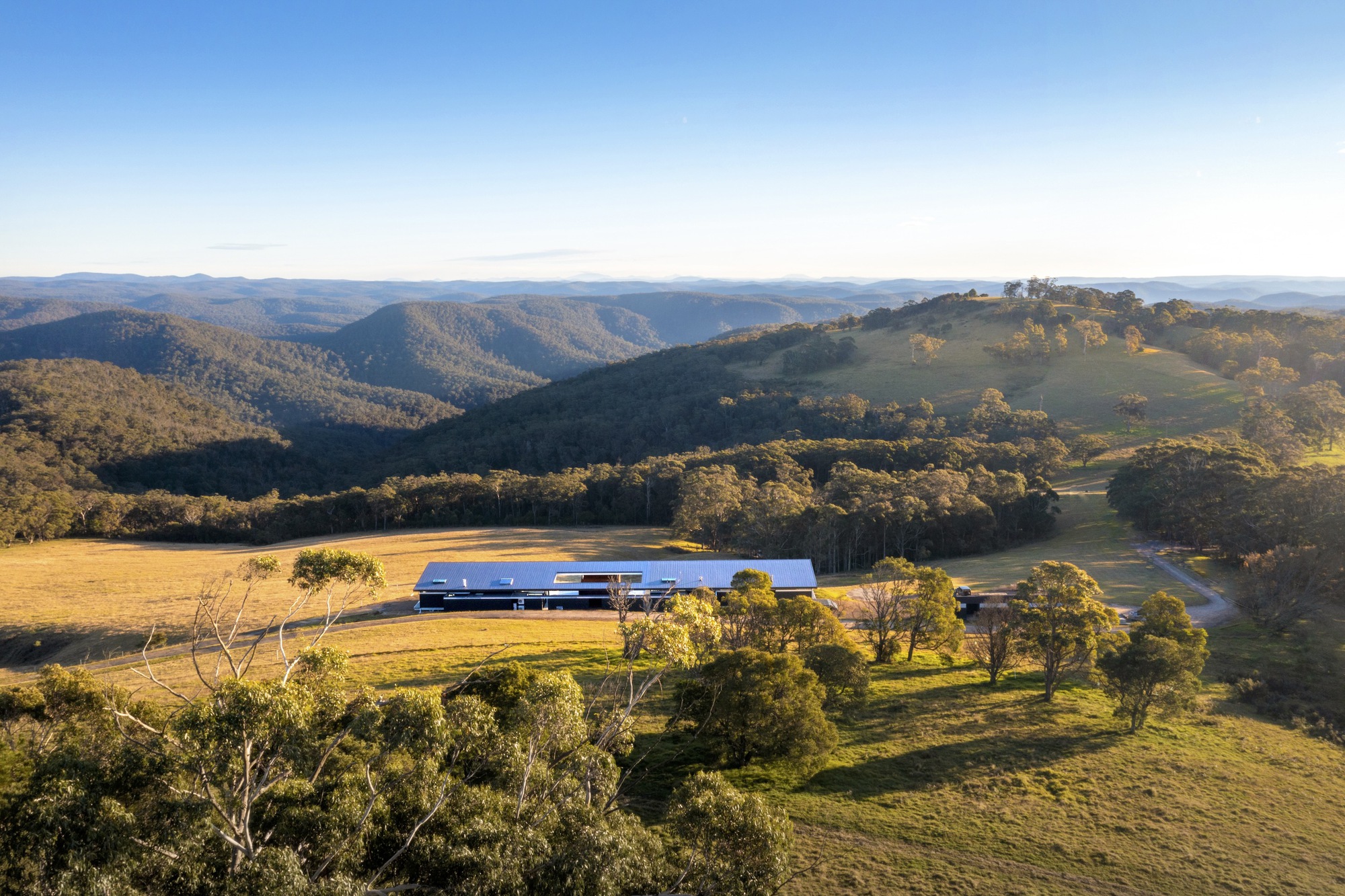 Gallery of Mountaintop Bilpin Resort / IAPA design - 1