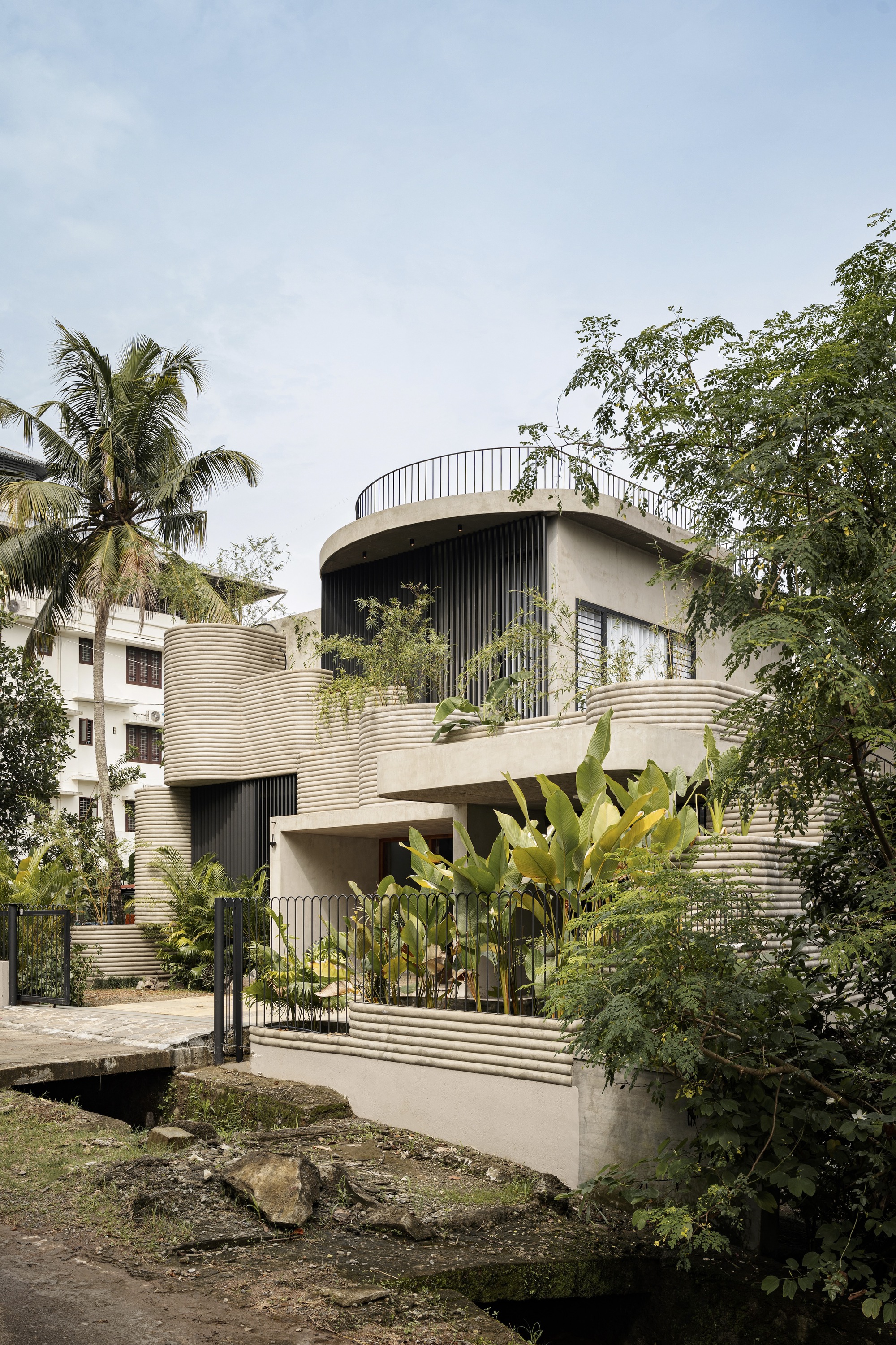 Gallery of TropiBox Kochi House / TAB/Tropical Architecture Bureau - 13