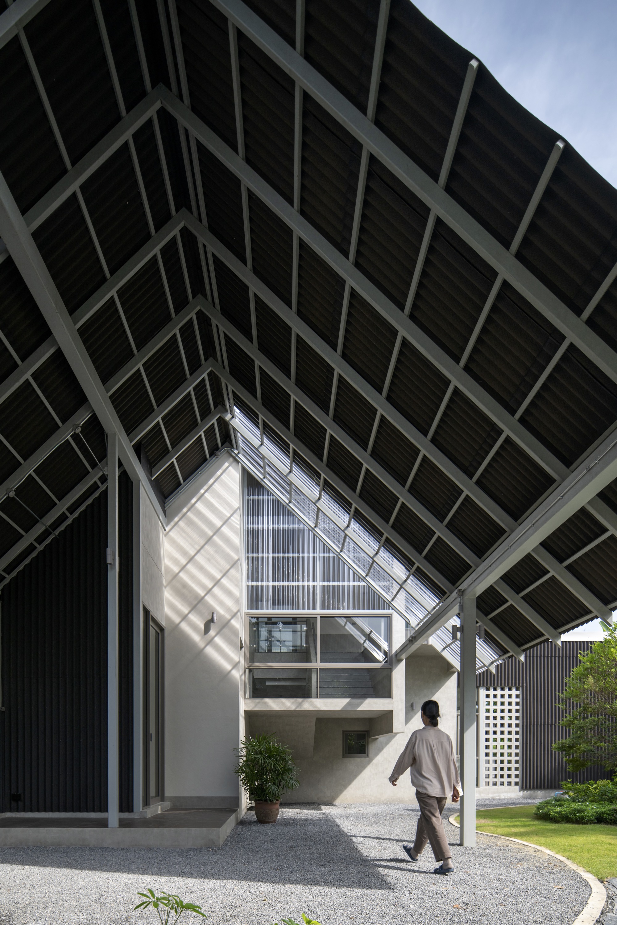 Gallery of Baan Meesook / VYN Studio - 13