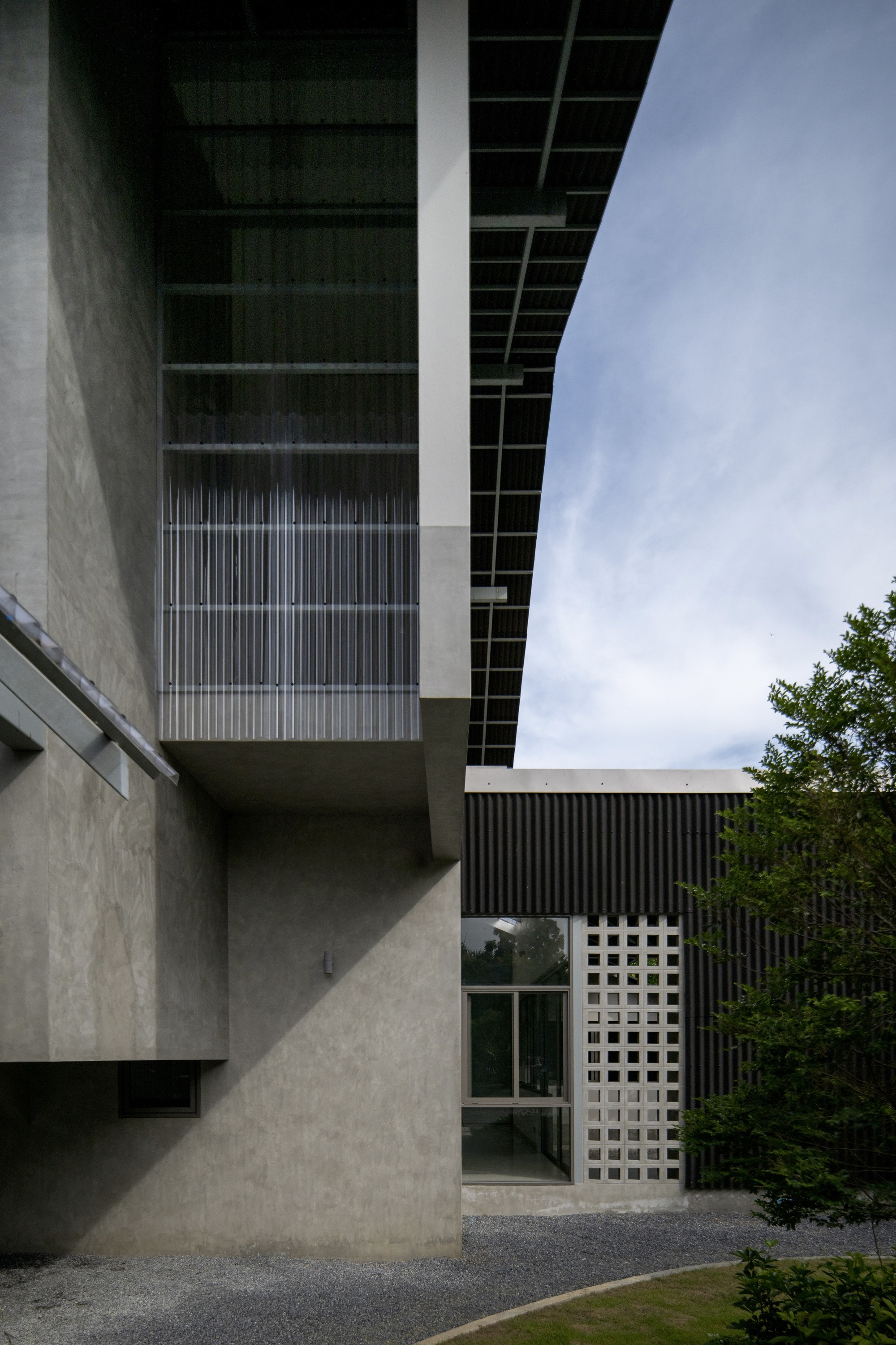 Gallery of Baan Meesook / VYN Studio - 14