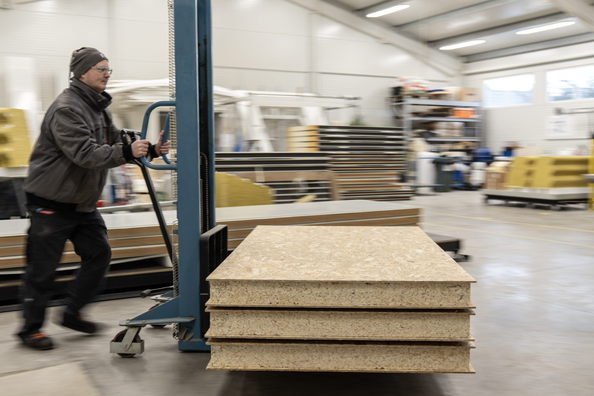 Gallery of From Disposable to Sustainable: The Transformation of Recycled Polyurethane into High ...