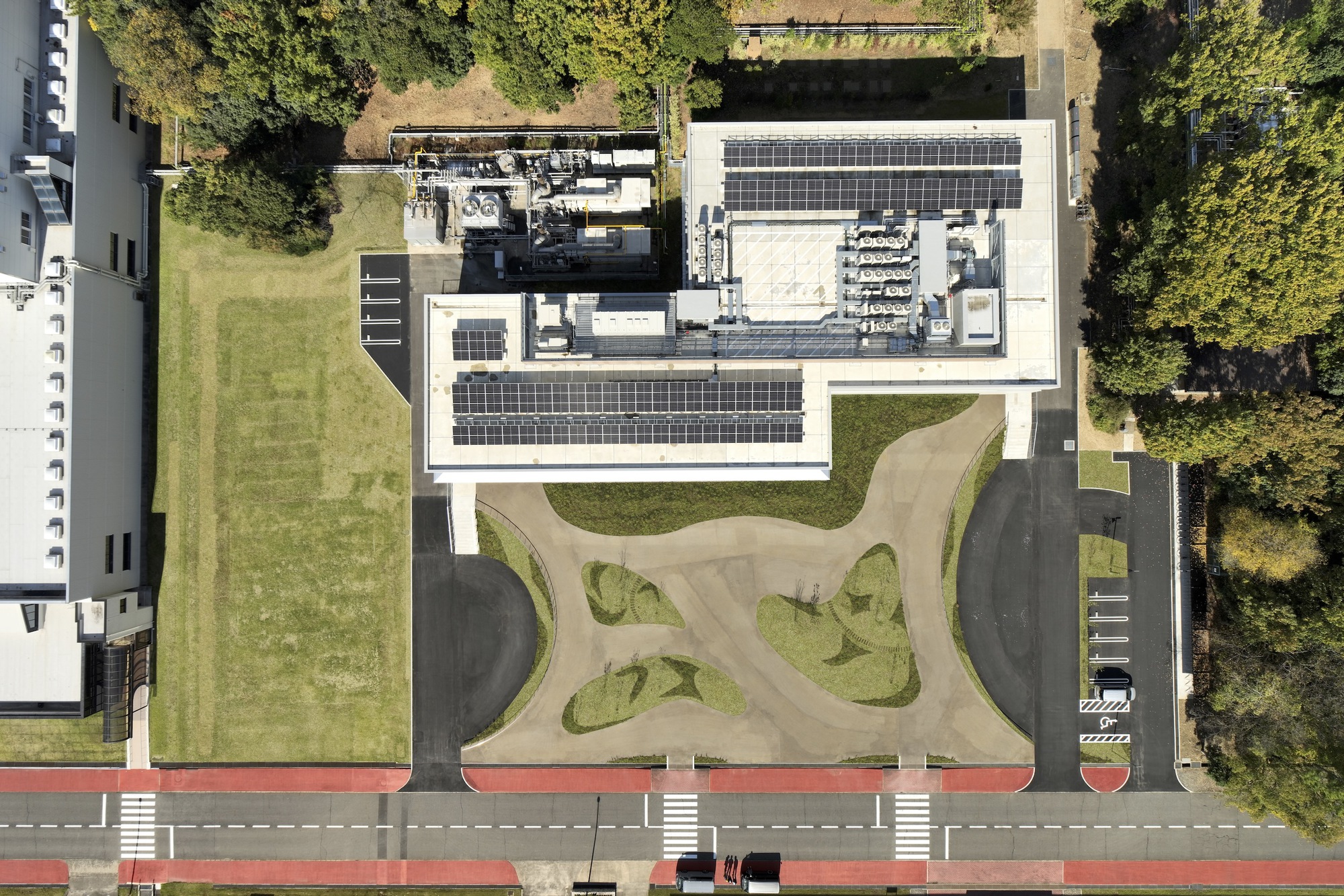 Gallery of Eisai Kawashima Industrial Park Cafeteria and Office ...