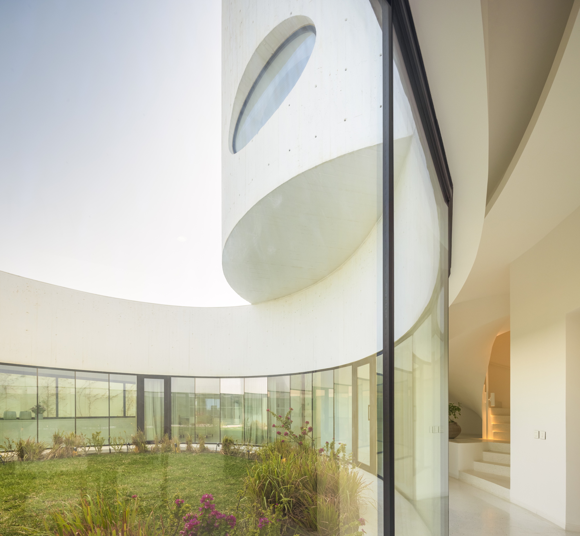 Gallery of White Fortress House / TAEP/AAP - 13