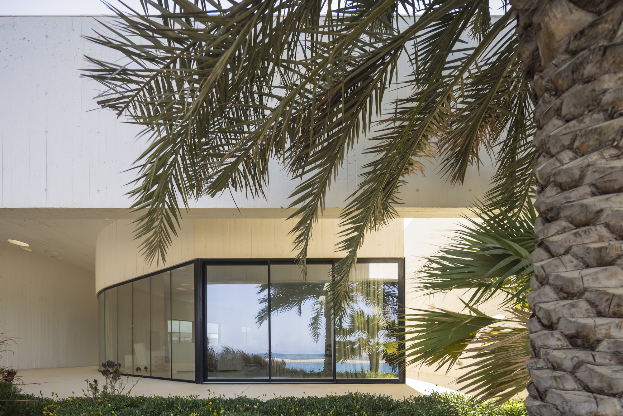 Gallery of White Fortress House / TAEP/AAP - 17