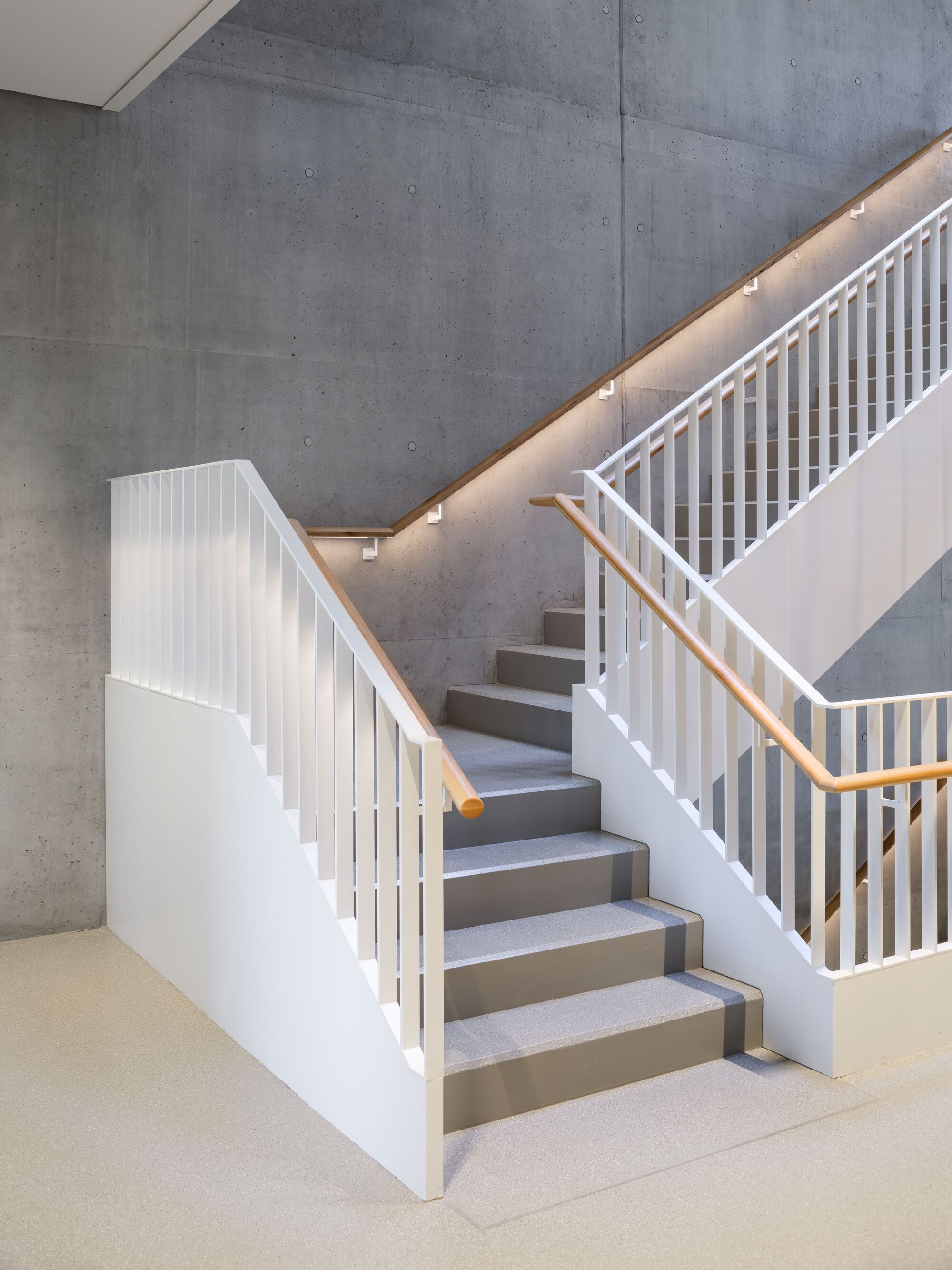 Gallery of BudexHUB Administrative Building / Studio Perspektiv - 19