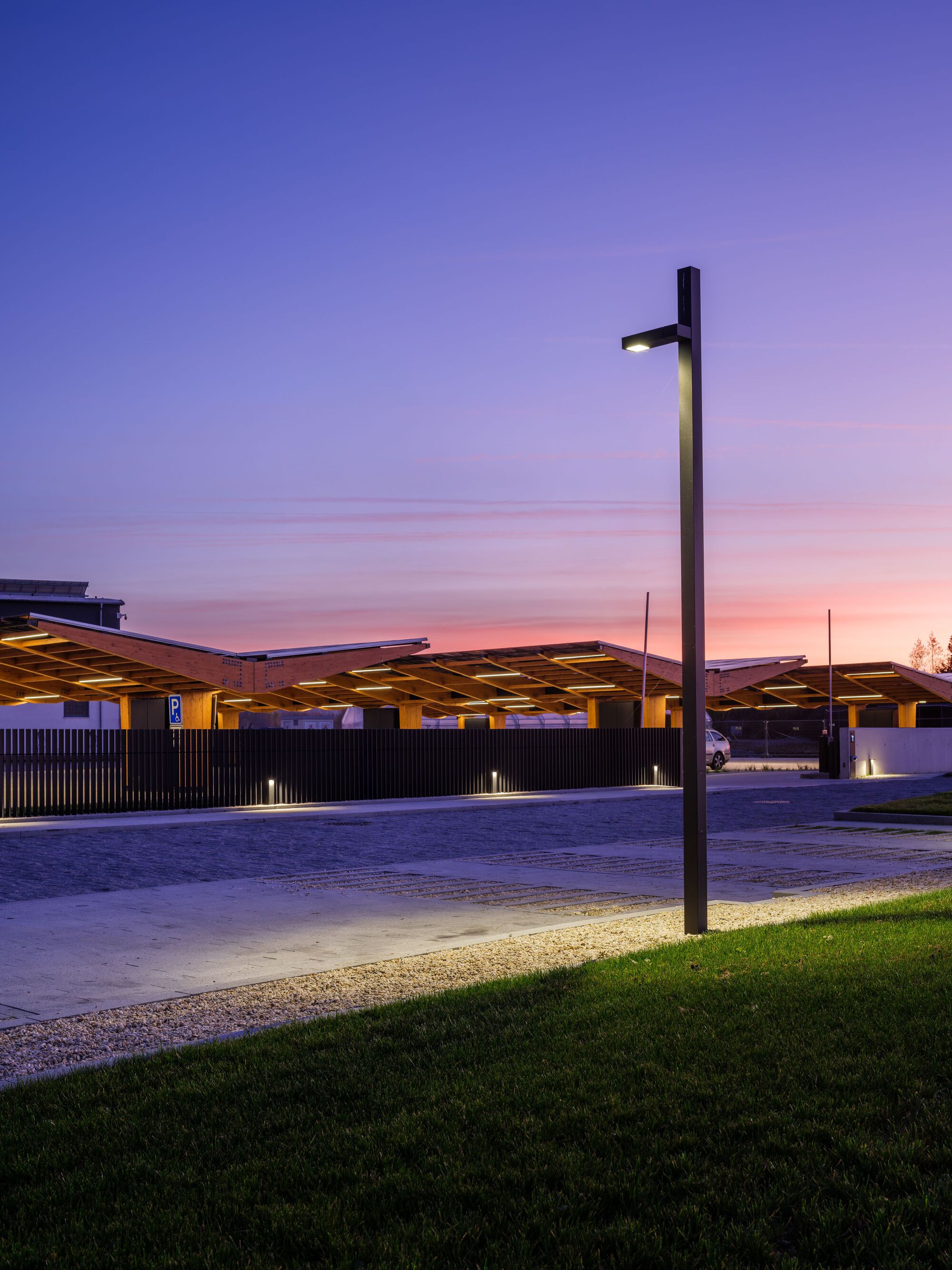 Gallery of BudexHUB Administrative Building / Studio Perspektiv - 28